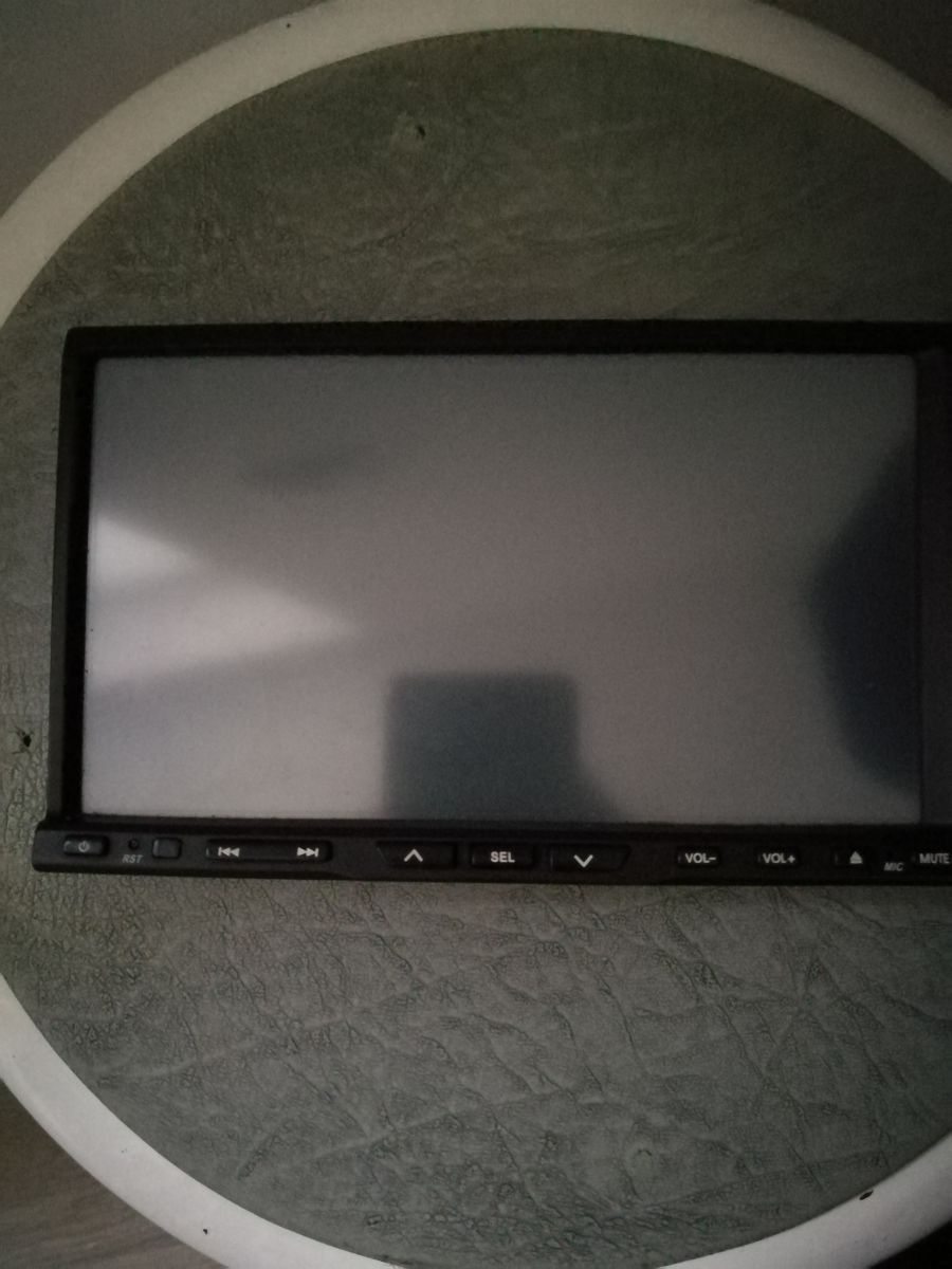 Radio 2 DIN (No name} nie włącza się podejrzany TD1507TR.