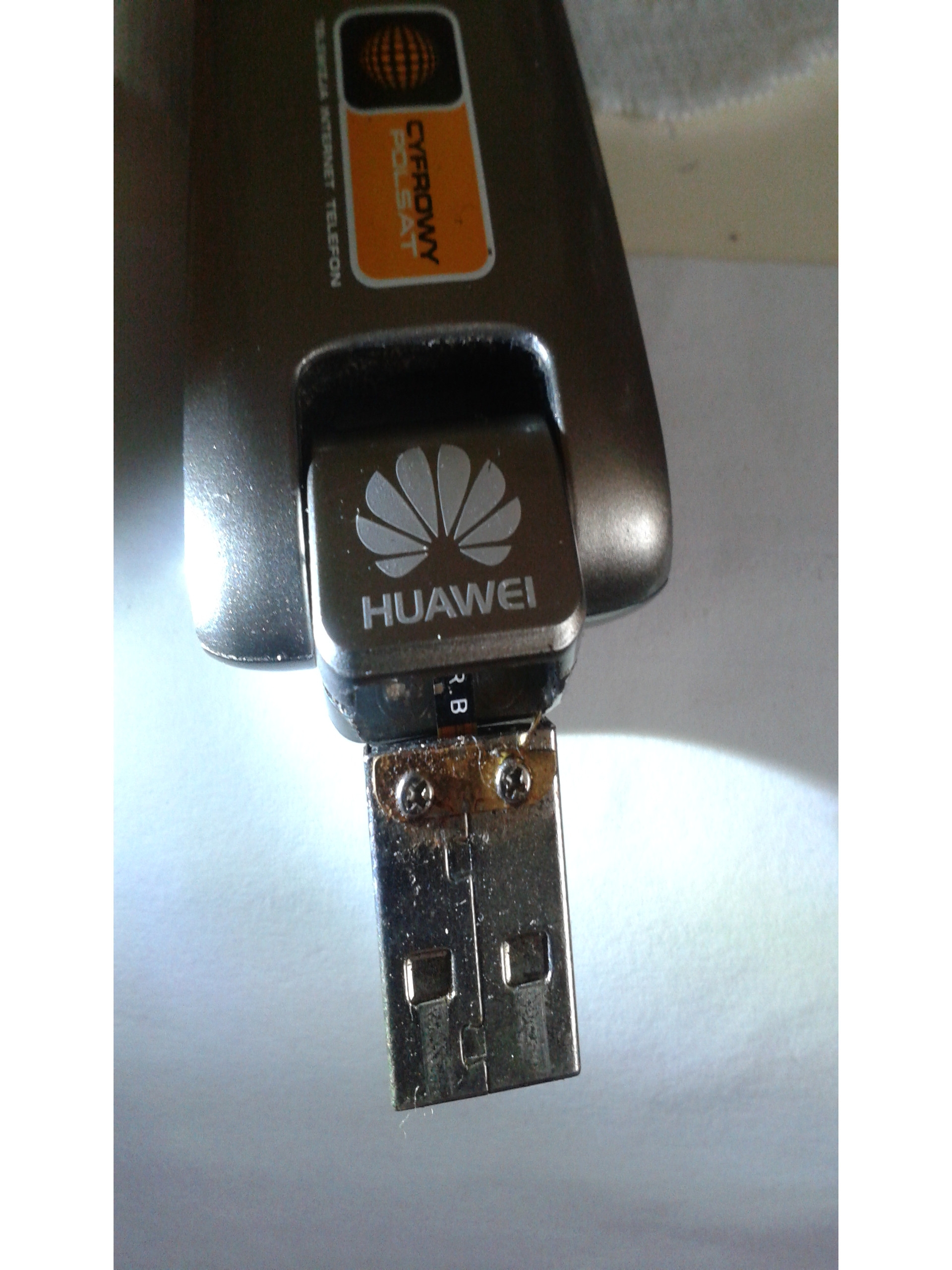 Huawei E398 - Wrwana tylko masa.Ciężko otworzyć obudowę.