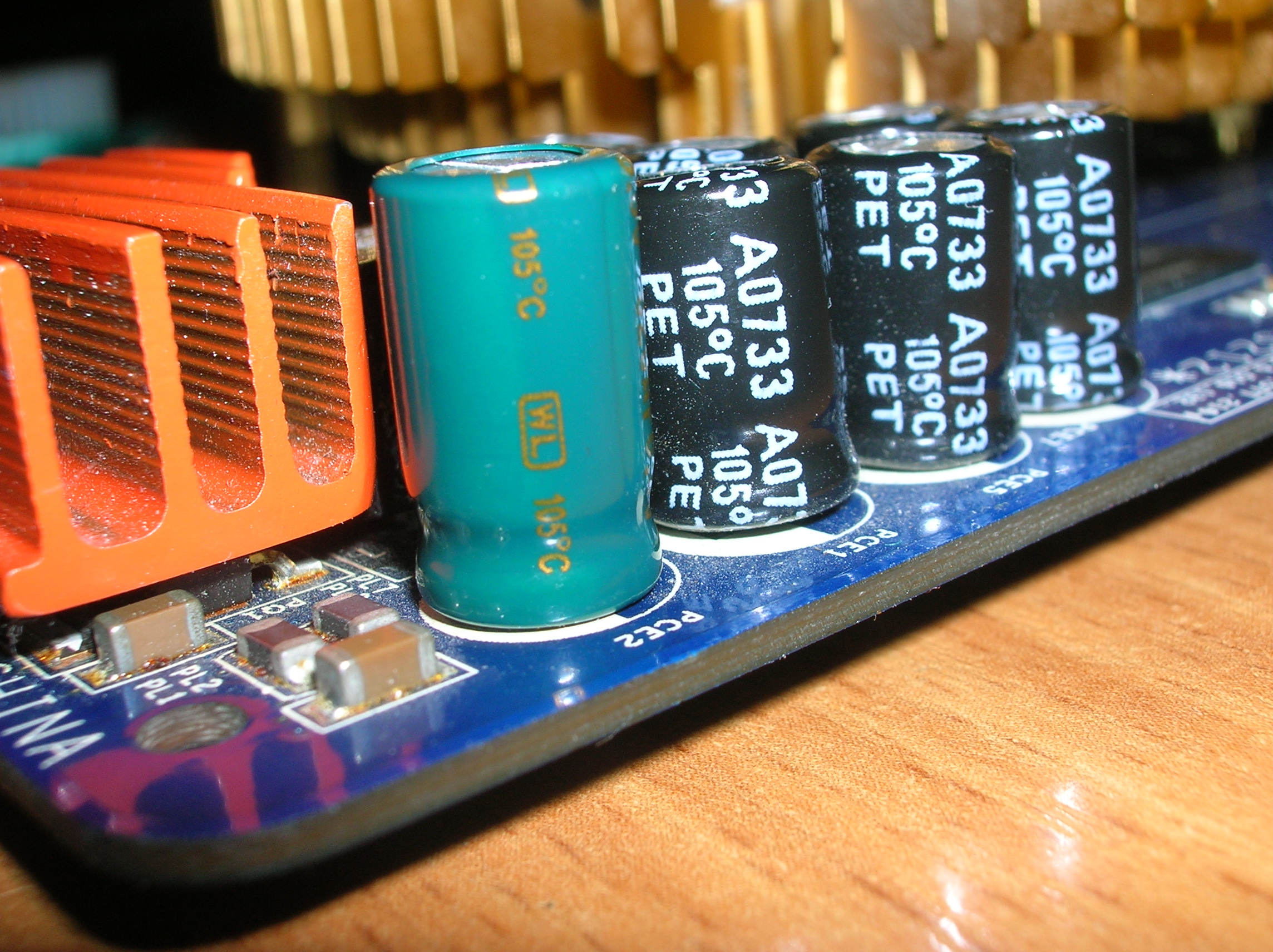 Jak naprawić spaloną cewkę TRIO R68 na karcie Asus 8600GT?