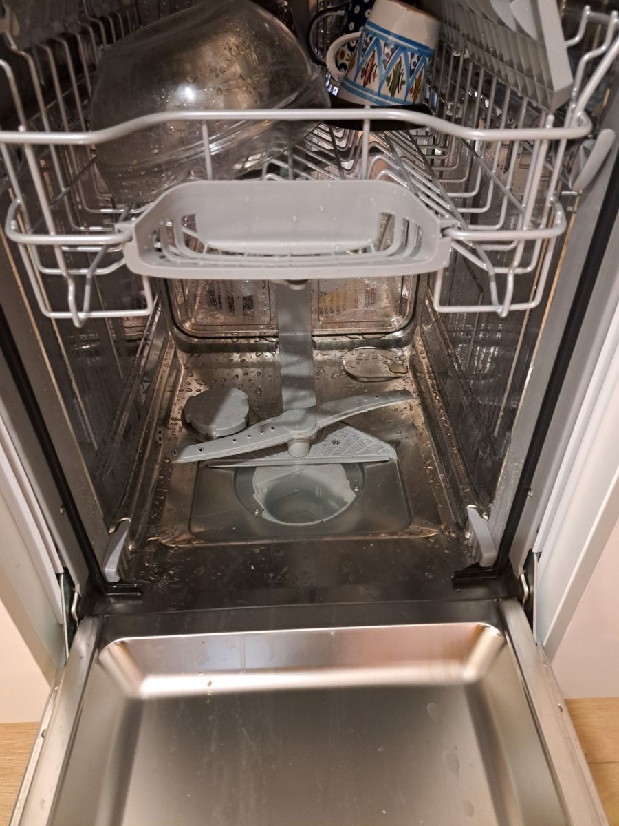 Zmywarka Bosch SPV2IKX10E - woda nie schodzi z odpływu po pierwszym użyciu