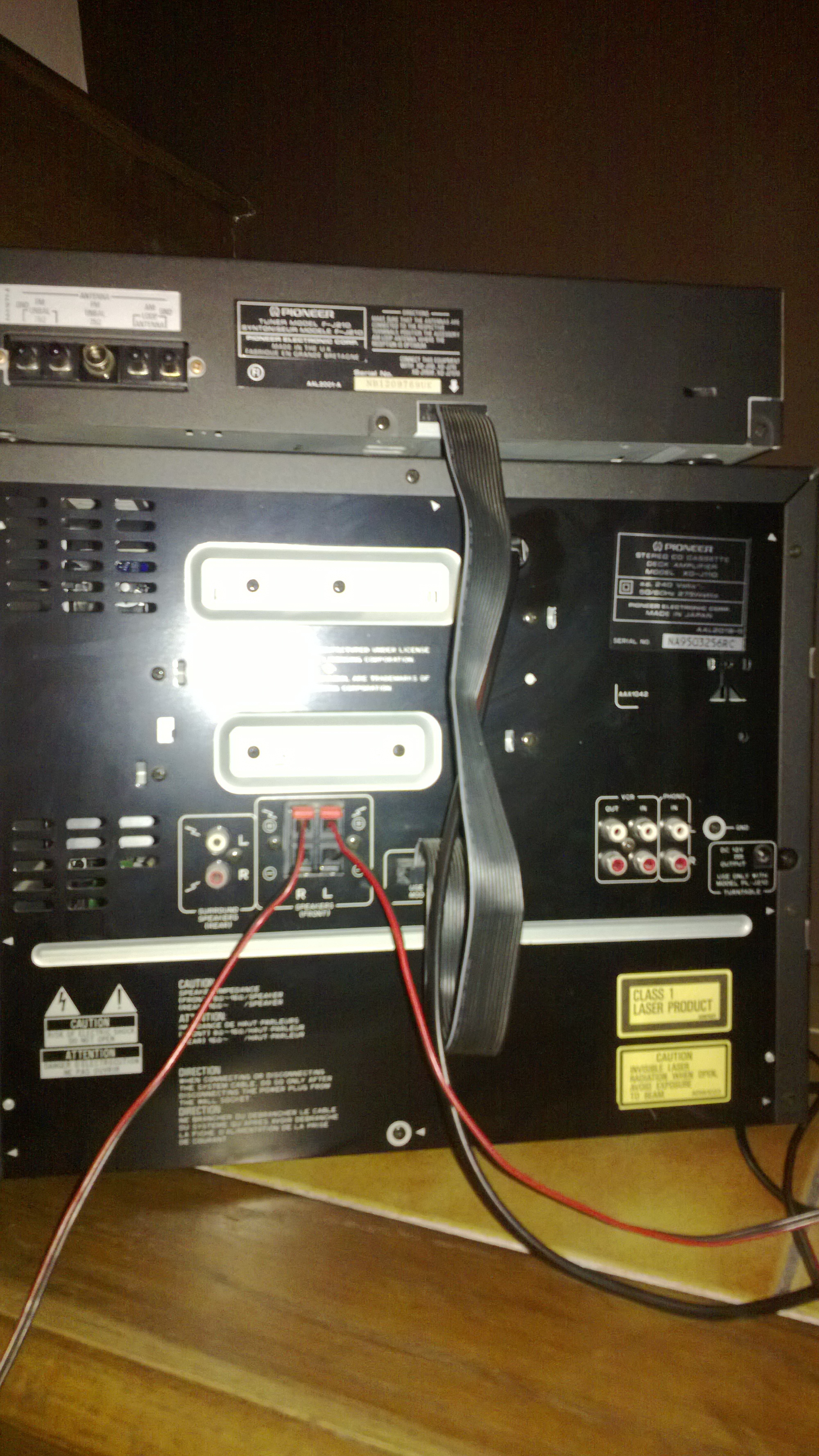 Jak podłączyć wieżę Pioneer do telewizora LG PK750?