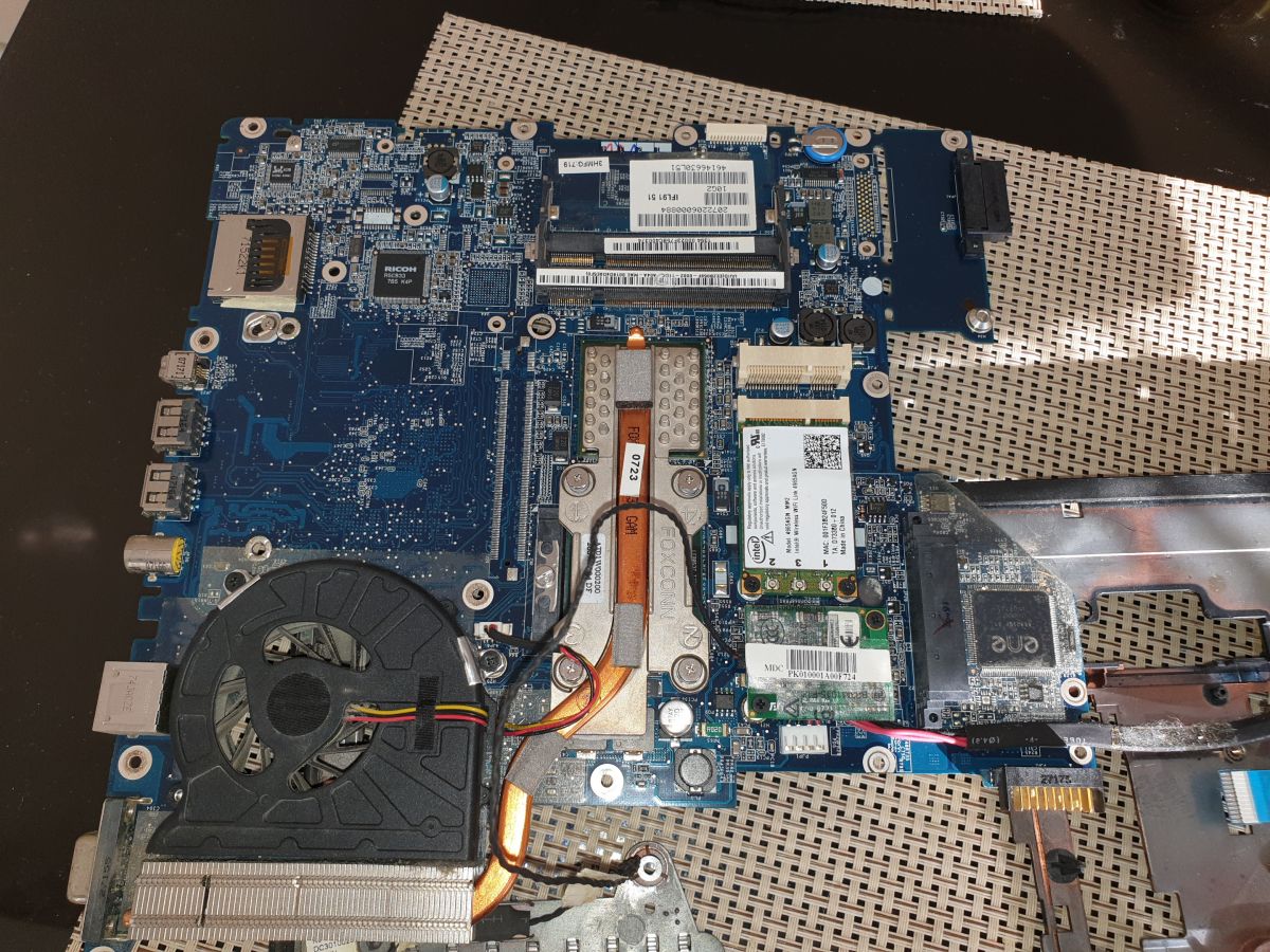 Laptop RM FL 91 - Usunięcie hasła BIOS, kość i wsad dla płyty IFT00 LA ...