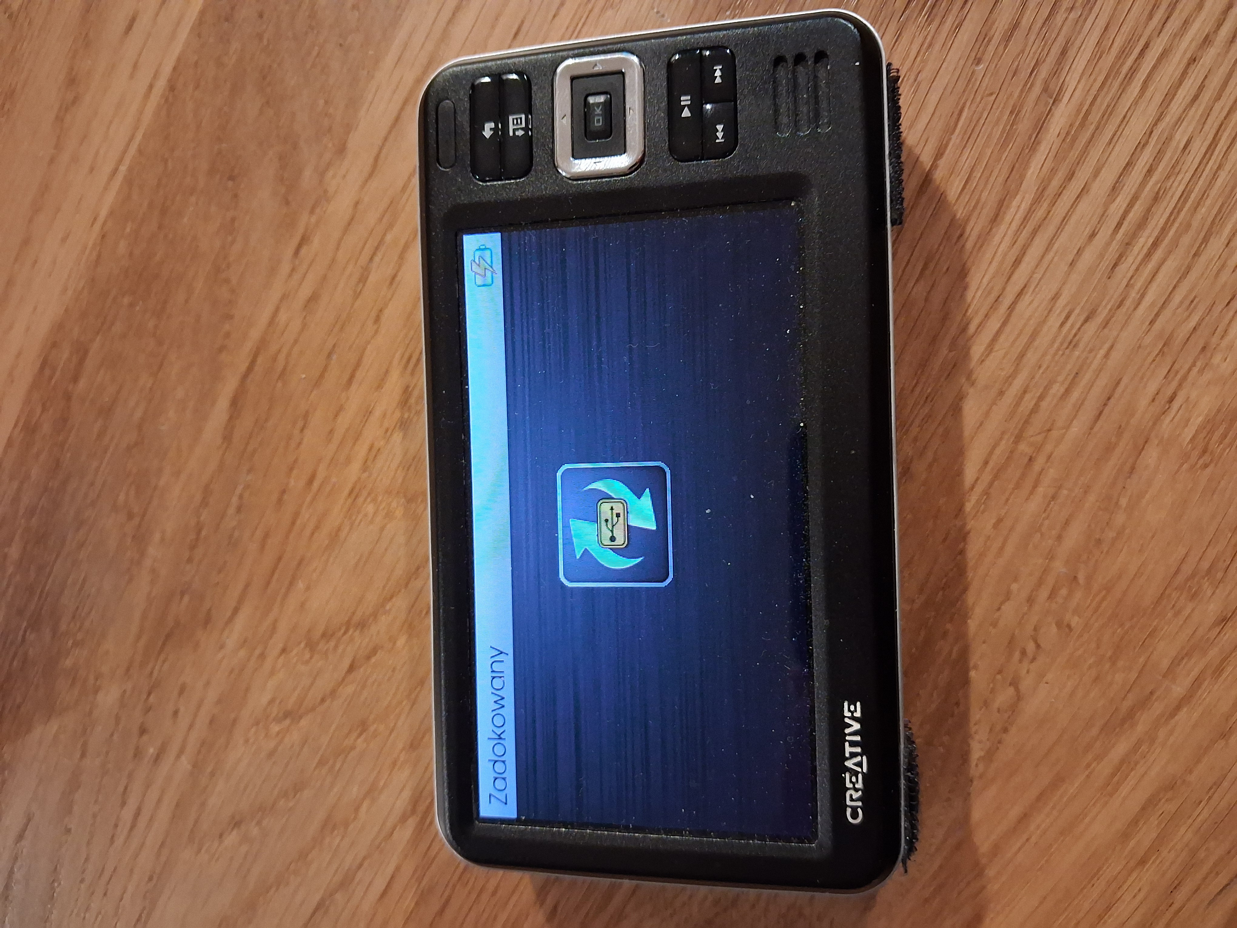 Creative ZEN Vision W 30GB – zawieszony ekran na trybie ZADOKOWANY, jak ...