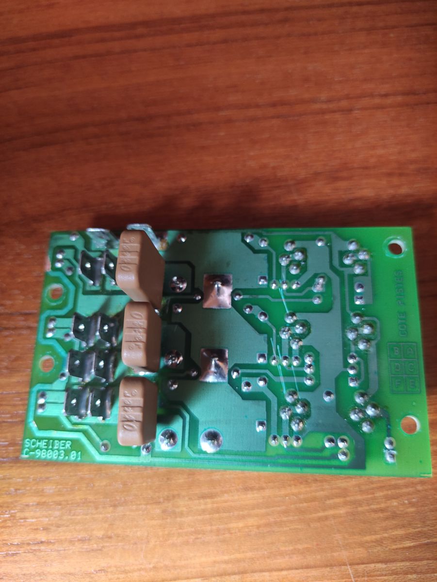 Niedziałający panel Scheiber C-98003.01 na Jeanneau Sun Odyssey 35 ...