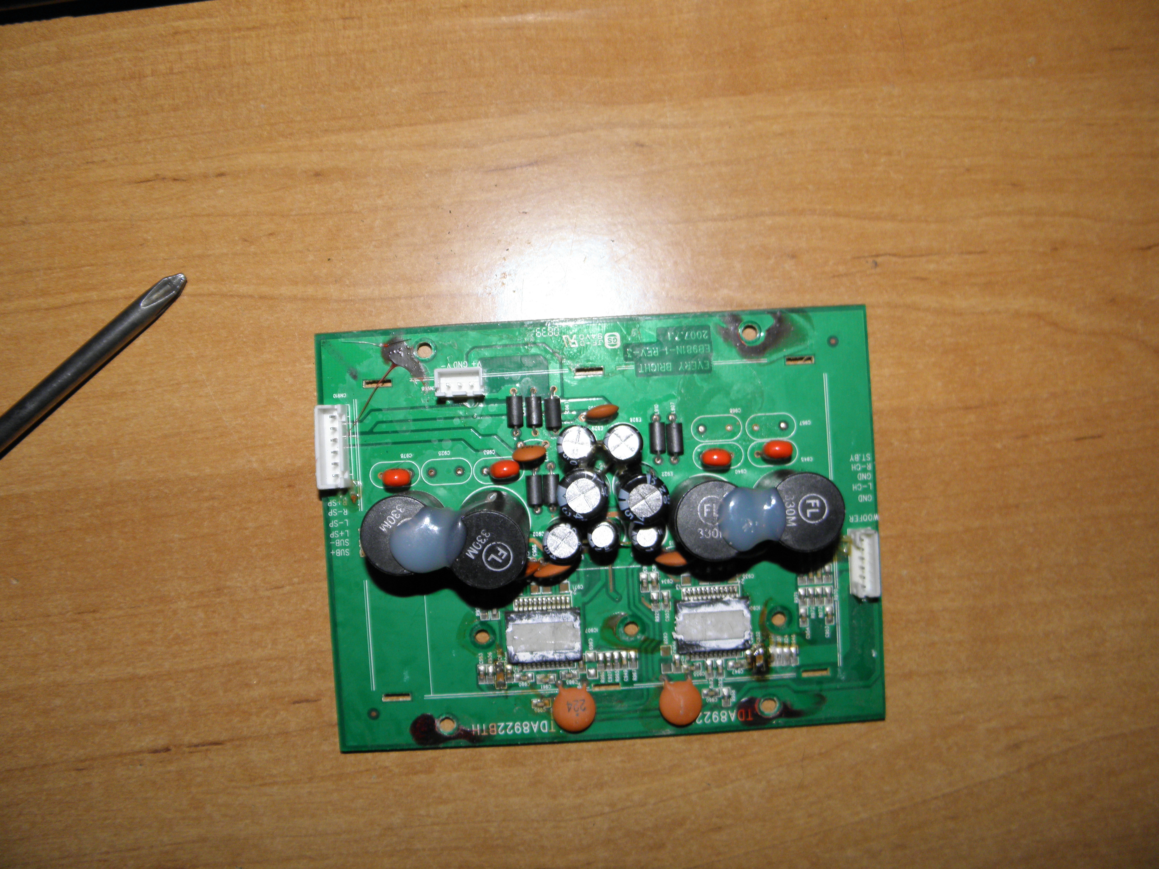 TDA8922BTH - Wymiana uszkodzonych elementów we wzmacniaczu Medion 2.1