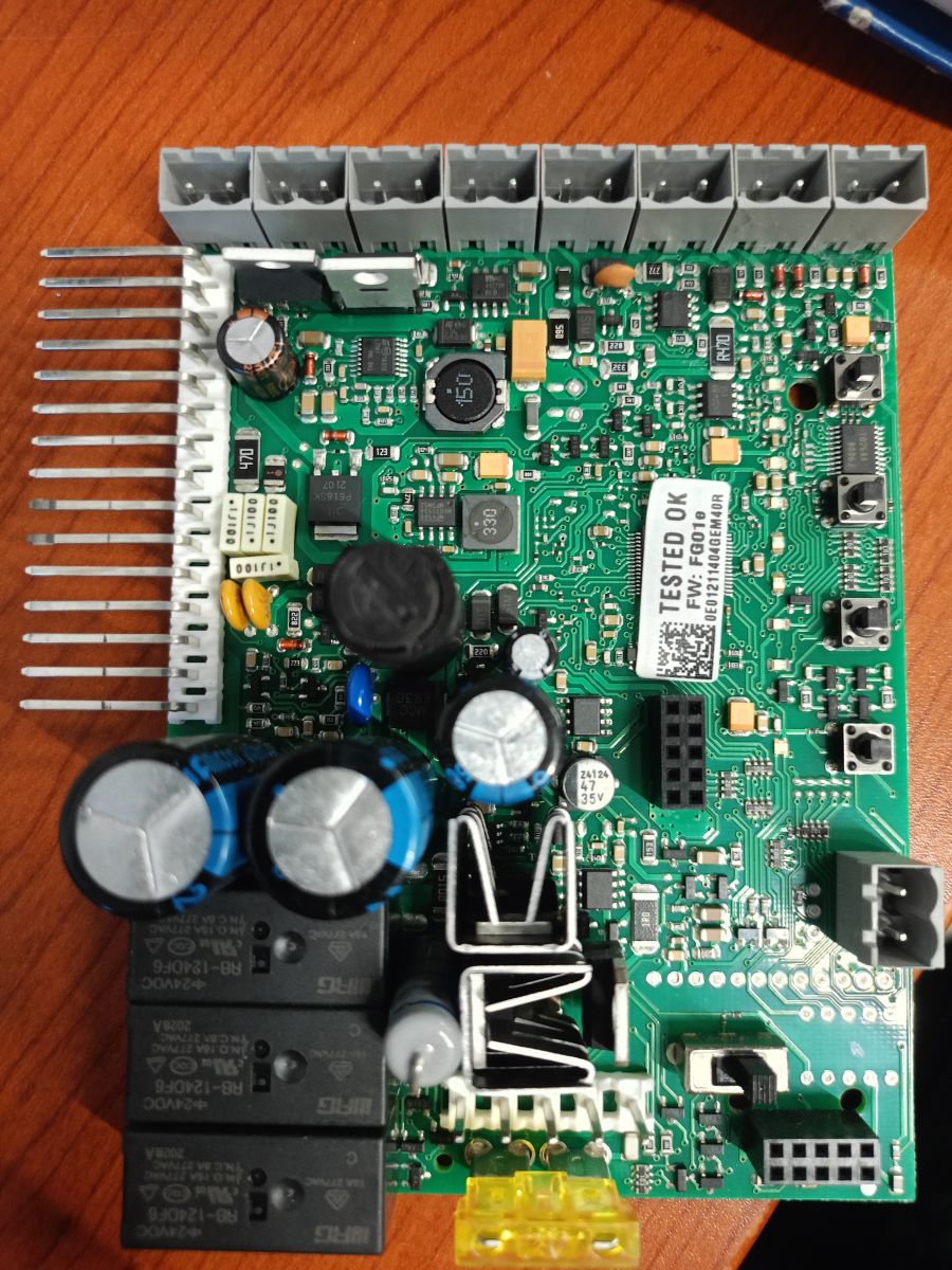 [Rozwiązano] Sterownik NICE RBA3R10 - wartość bezpiecznika i rezystora 47ohm?