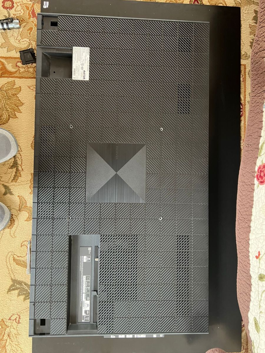 Zdejmowanie tylnego panelu TV Sony XR-55A80J bez śrubek - Poradnik