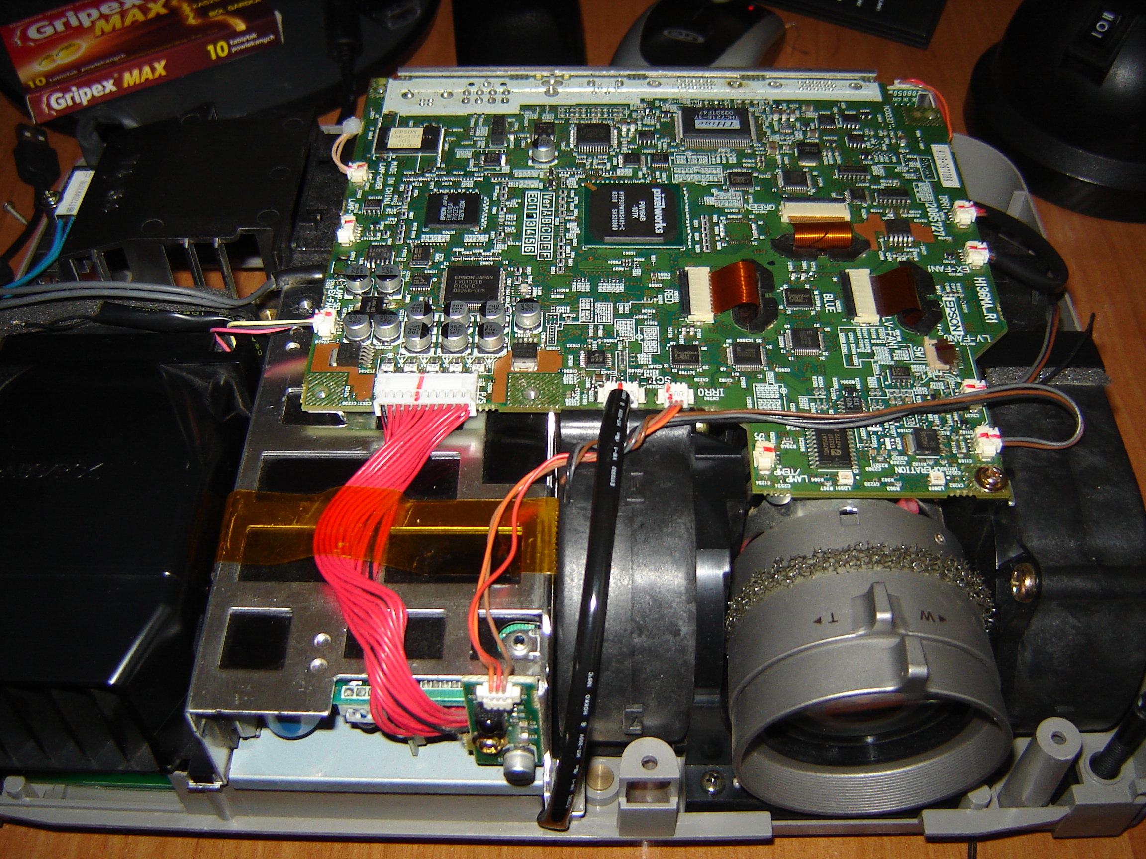 Jak uruchomić projektor Infocus LP340 bez lampy i zasilacza? - 46