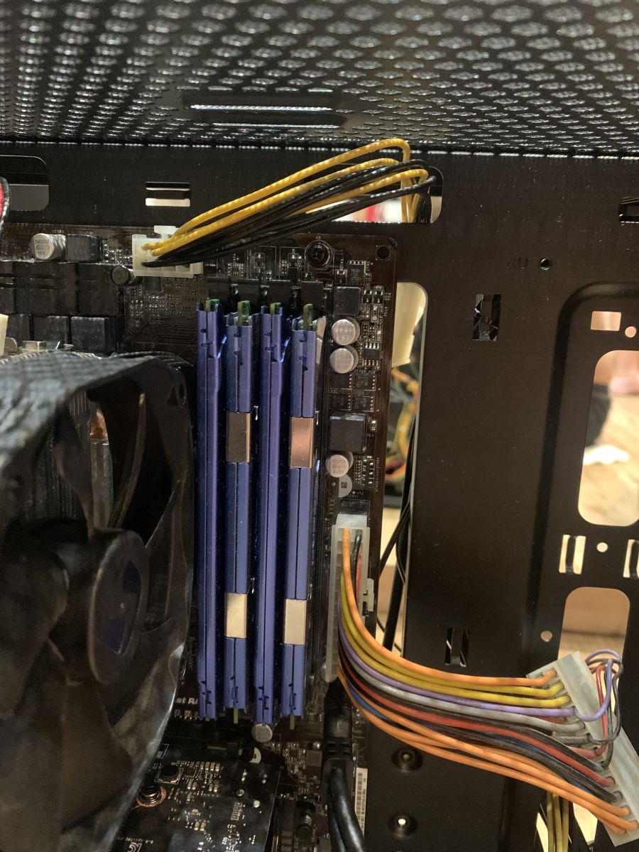 Nowa płyta ASRock H87 Pro4, GTX 1650 Super, I5 4460 - PC nie startuje ...