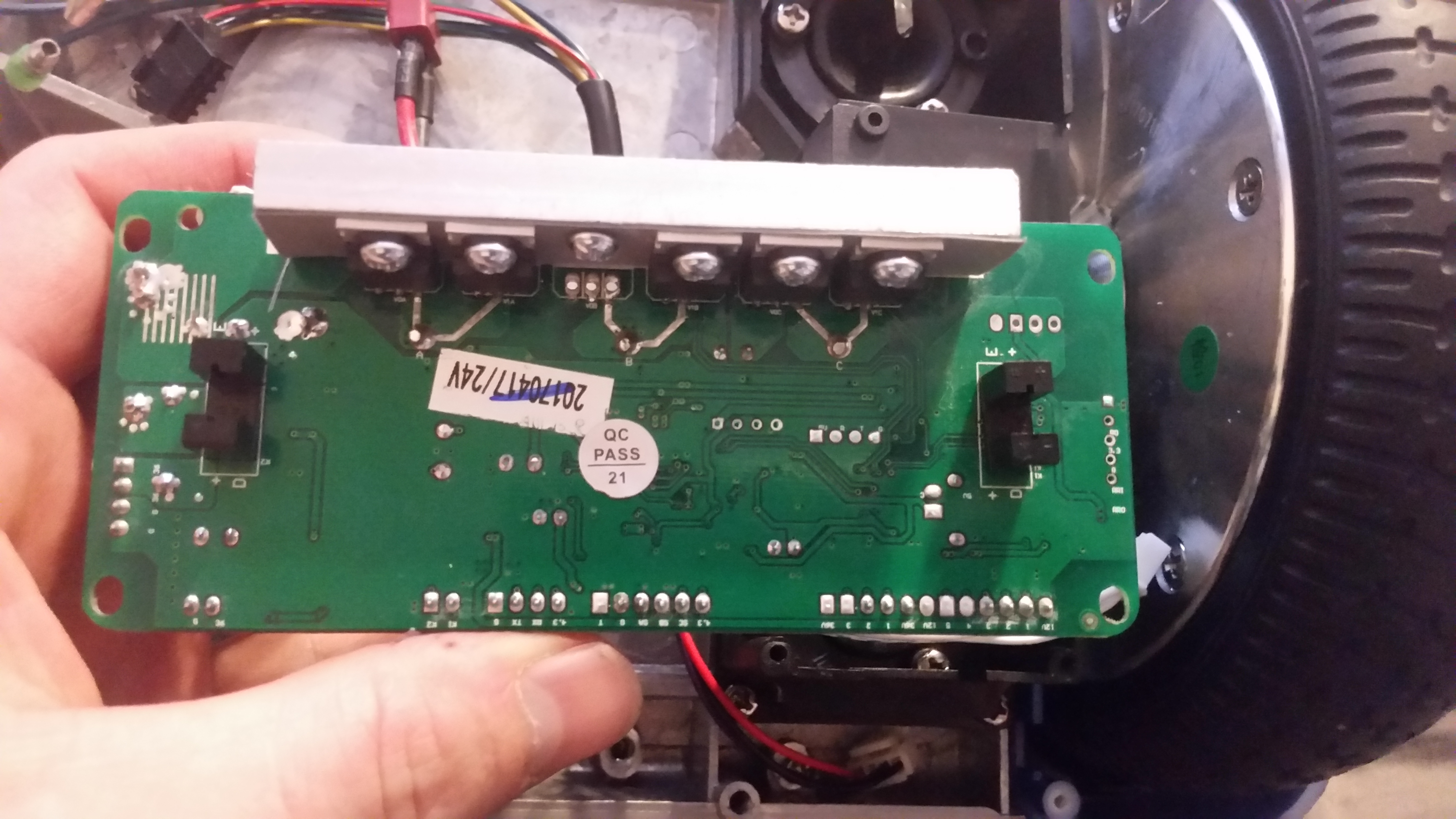 [Rozwiązano] Szukam zamiennika tranzystora FBM75N68 TO220 do sterownika ...