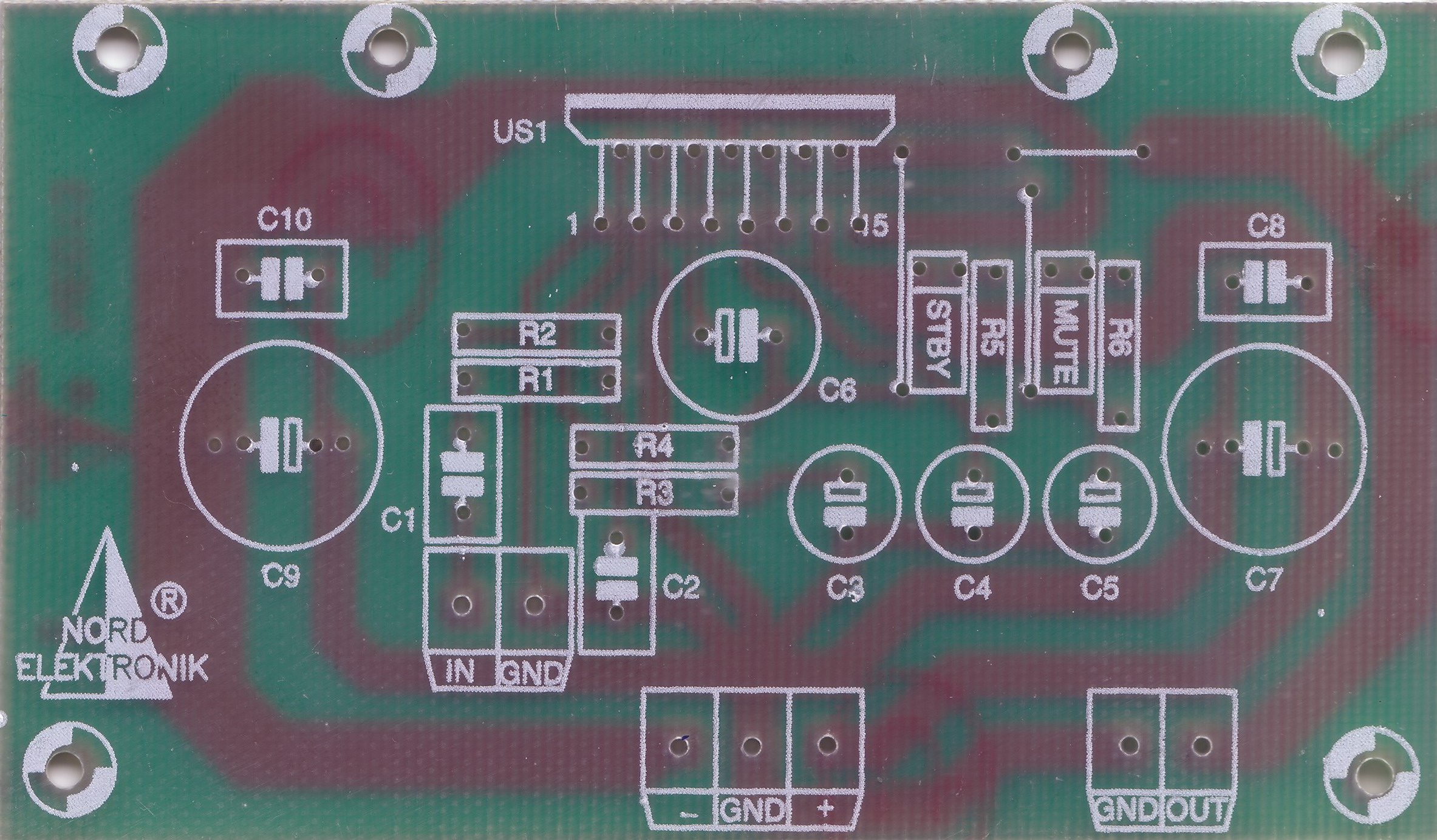 Jak wyeliminować szumy w przedwzmacniaczu audio na LM1036?