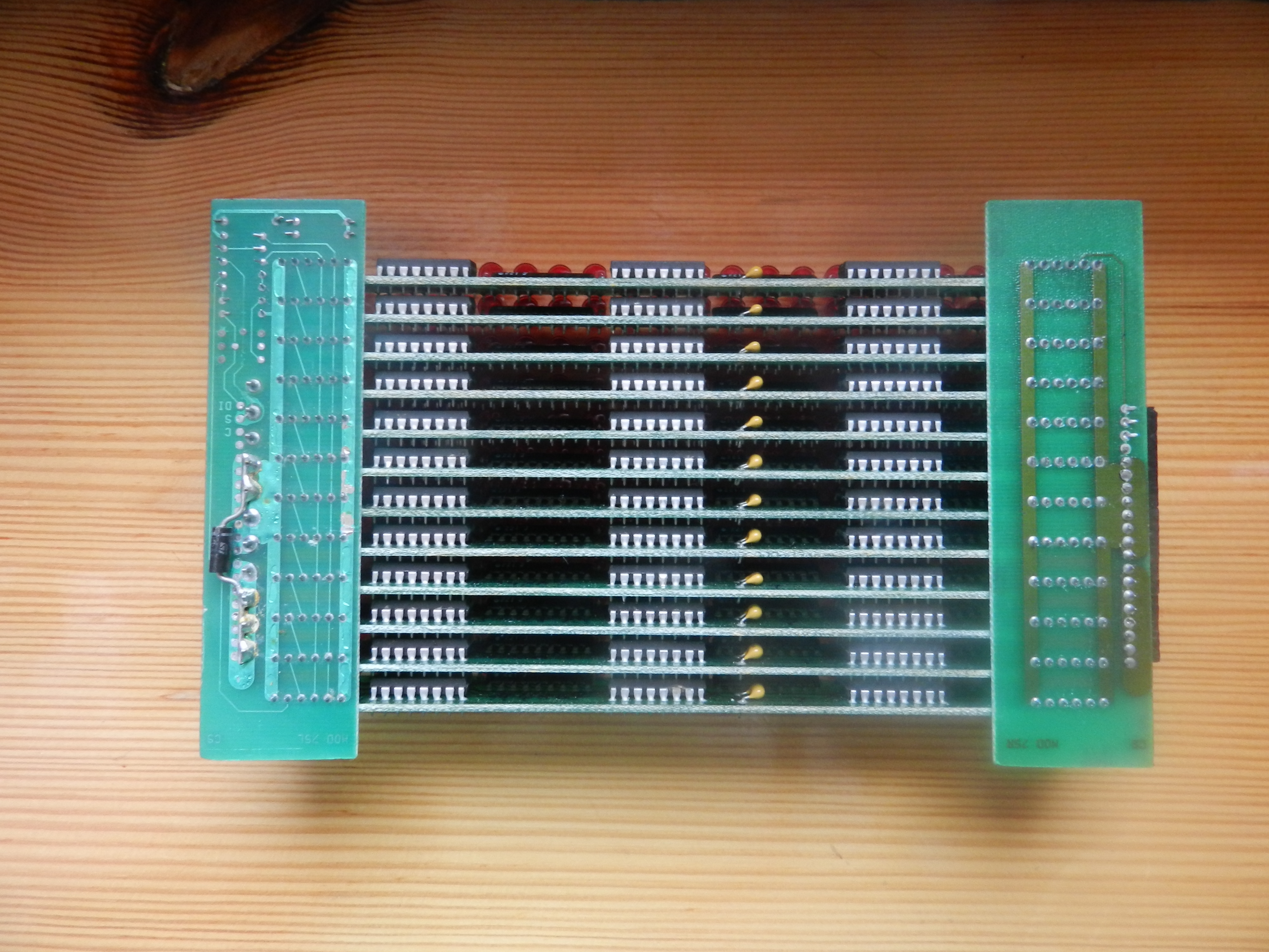 Jak sterować modułem LED z HCF4094 i HCF40106? Szukam datasheetów i ...