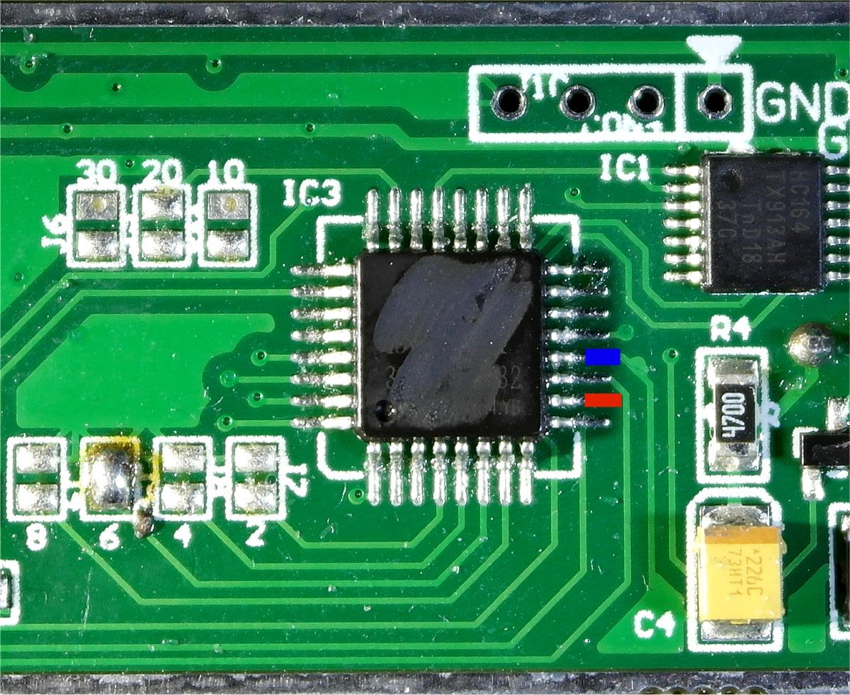 Mikrokontroler w LQFP32 z Vcc na nodze 10 i GND na nodze 12 - identyfikacja