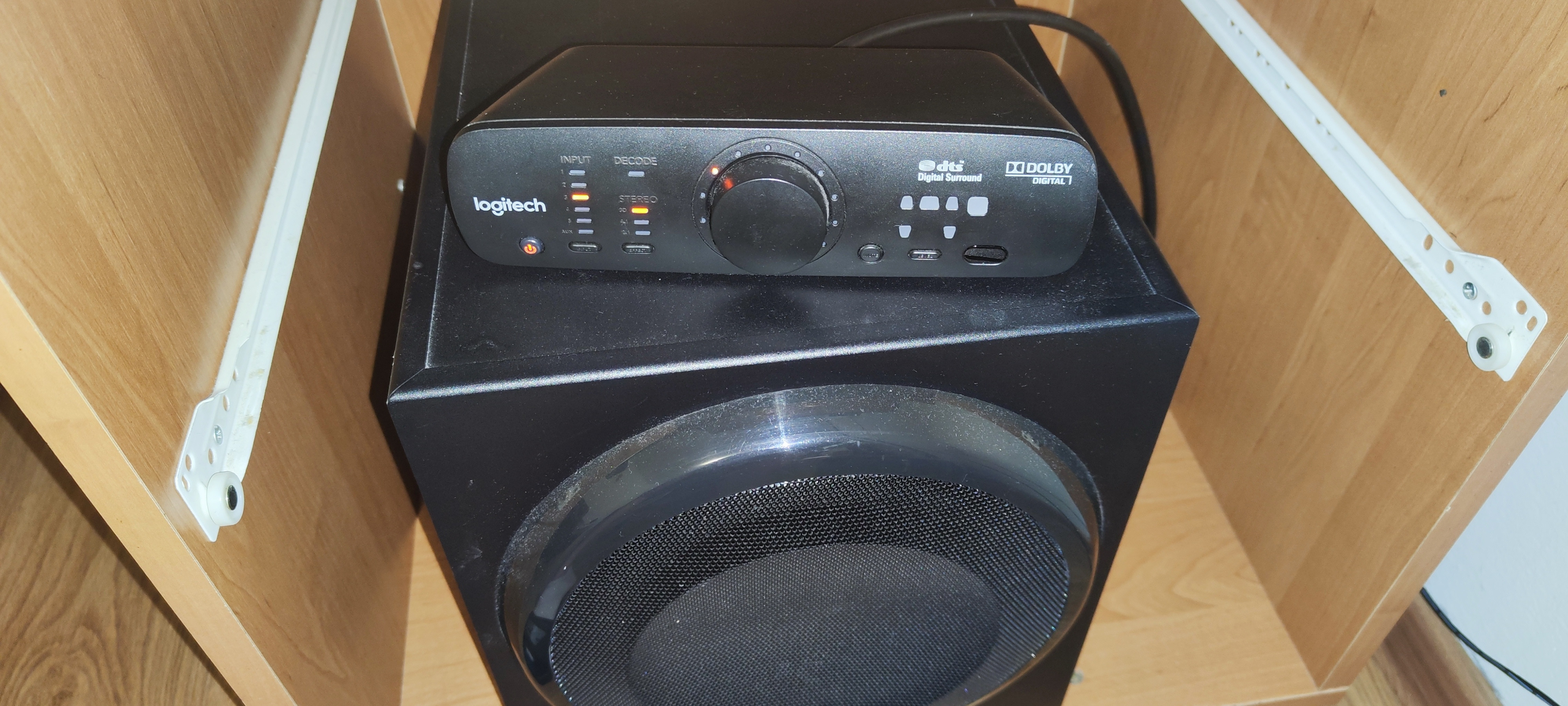 [Rozwiązano] Logitech Z906+Sound Blaster Z - Brak dźwięku ...