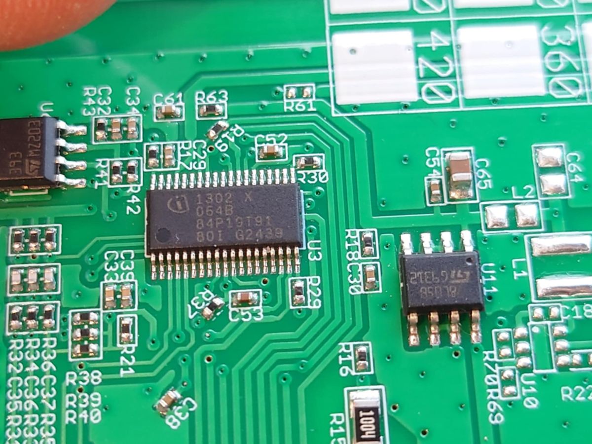 Komunikacja STM8S003F3 z XMC1302 przez transoptor w okapie – PWM czy ...