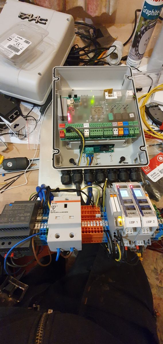 [Rozwiązano] FAAC E124 - Błąd 16: Sterowanie skrzydłami bramy S800H z ENCODERAMI zdalnie - UK