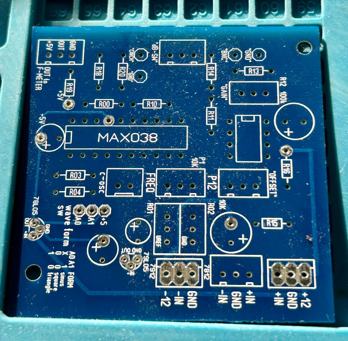 [Sprzedam] Sprzedam generator funkcyjny DIY na układzie Maxim MAX038 0.1Hz-10MHz