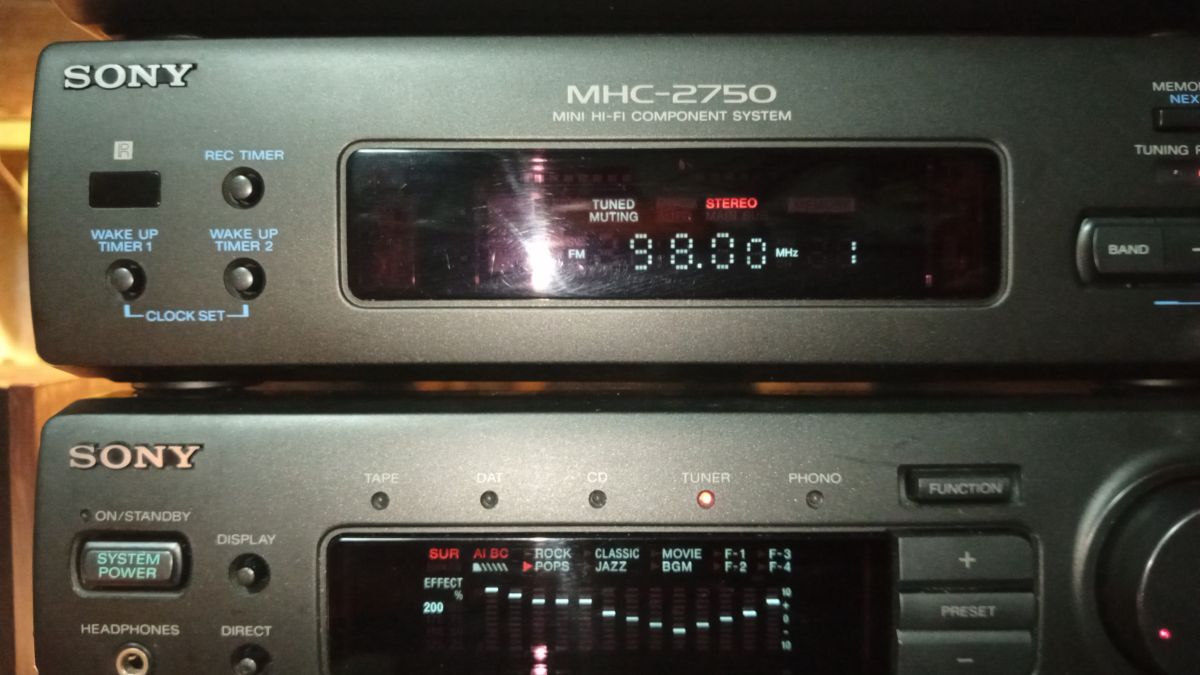 Tuner Sony ST-H2750 - Niedziałający wyświetlacz, możliwe uszkodzenie ...