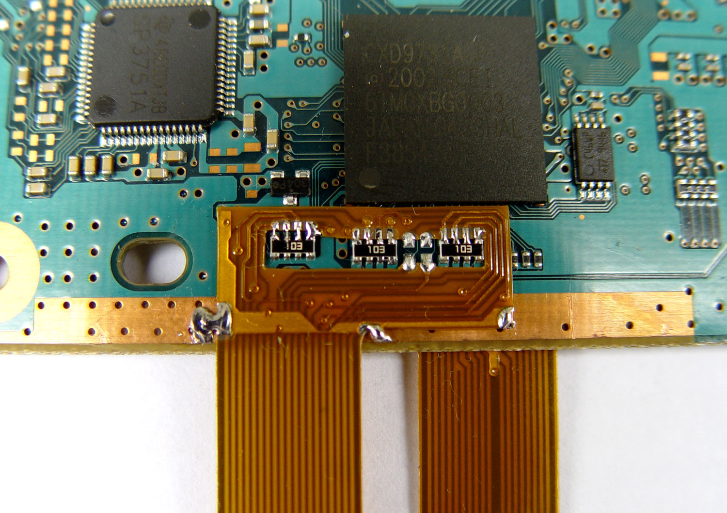 Jak samodzielnie wykonać taśmę do podłączenia HDD w PS2 Slim?