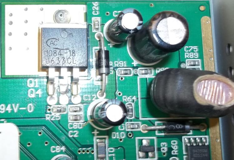 Linksys WRTP54G - Brak napięcia 1.8V na portach LAN, czy Q4 to regulator?
