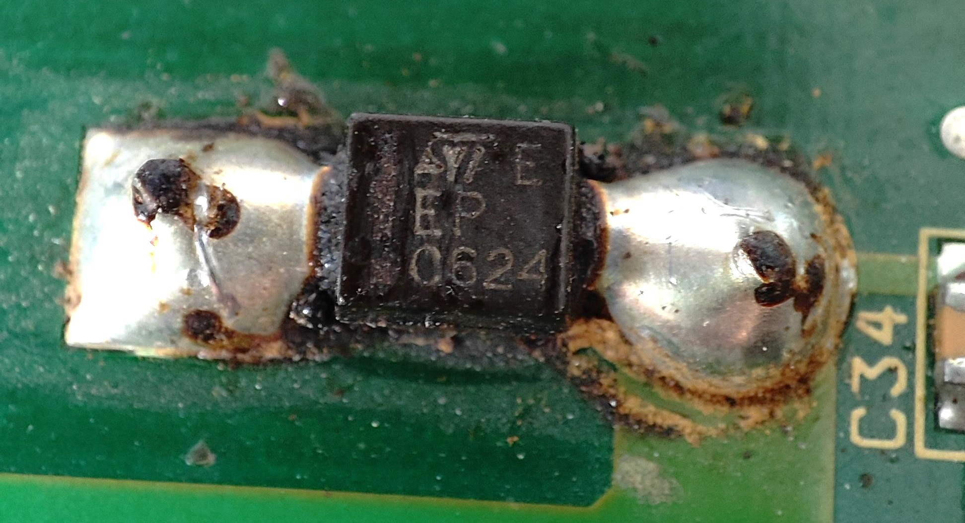 [Rozwiązano] Poszukuję półprzewodnika STM EP C624 do naprawy PCB z 2006 r.