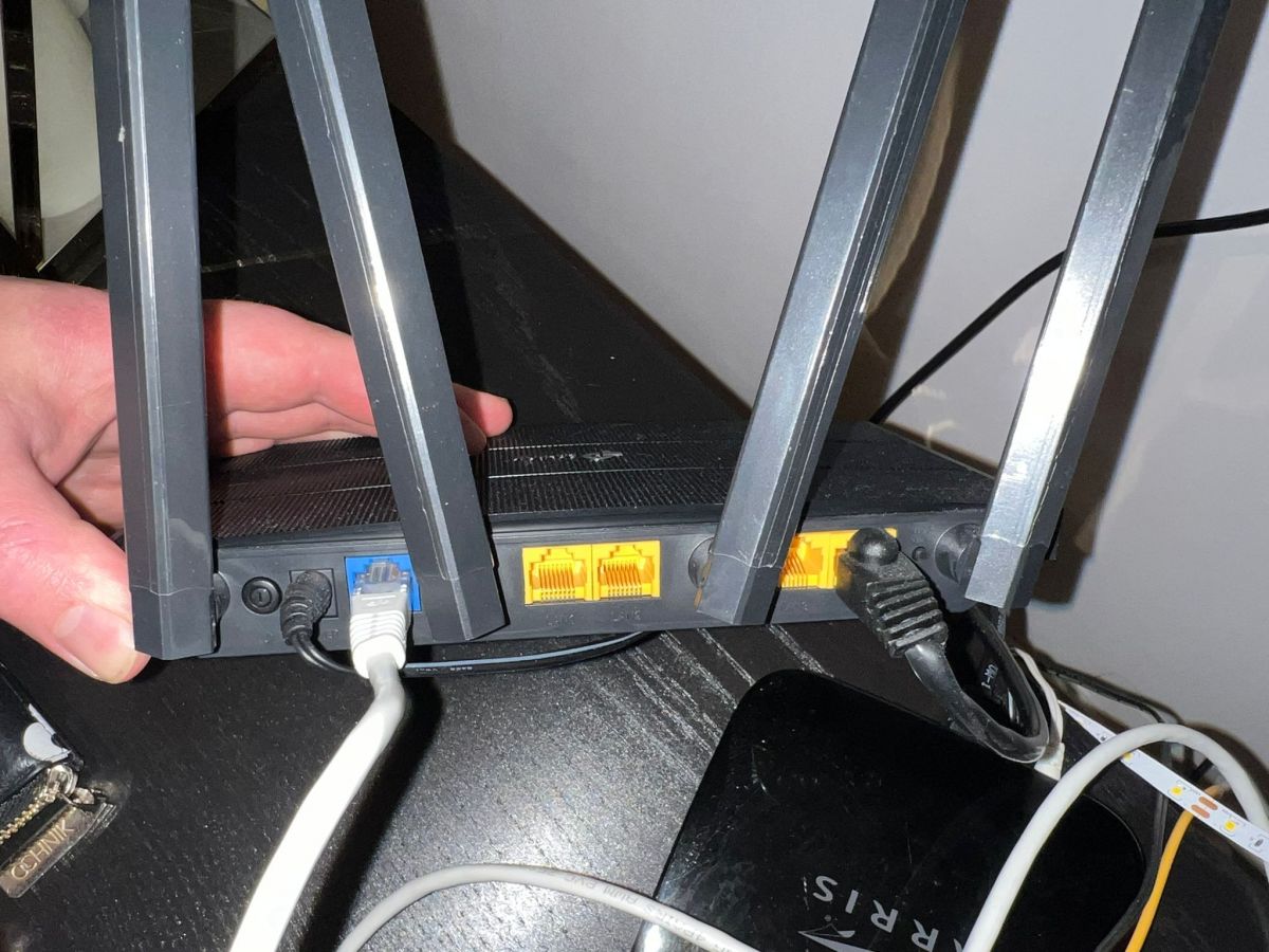 [Rozwiązano] Jak aktywować internet w gniazdku w sypialni?