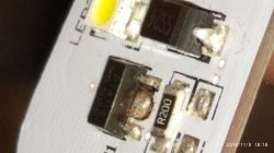 [Rozwiązano] Spadek napięcia na diodzie LED1 w lampce samochodowej ...