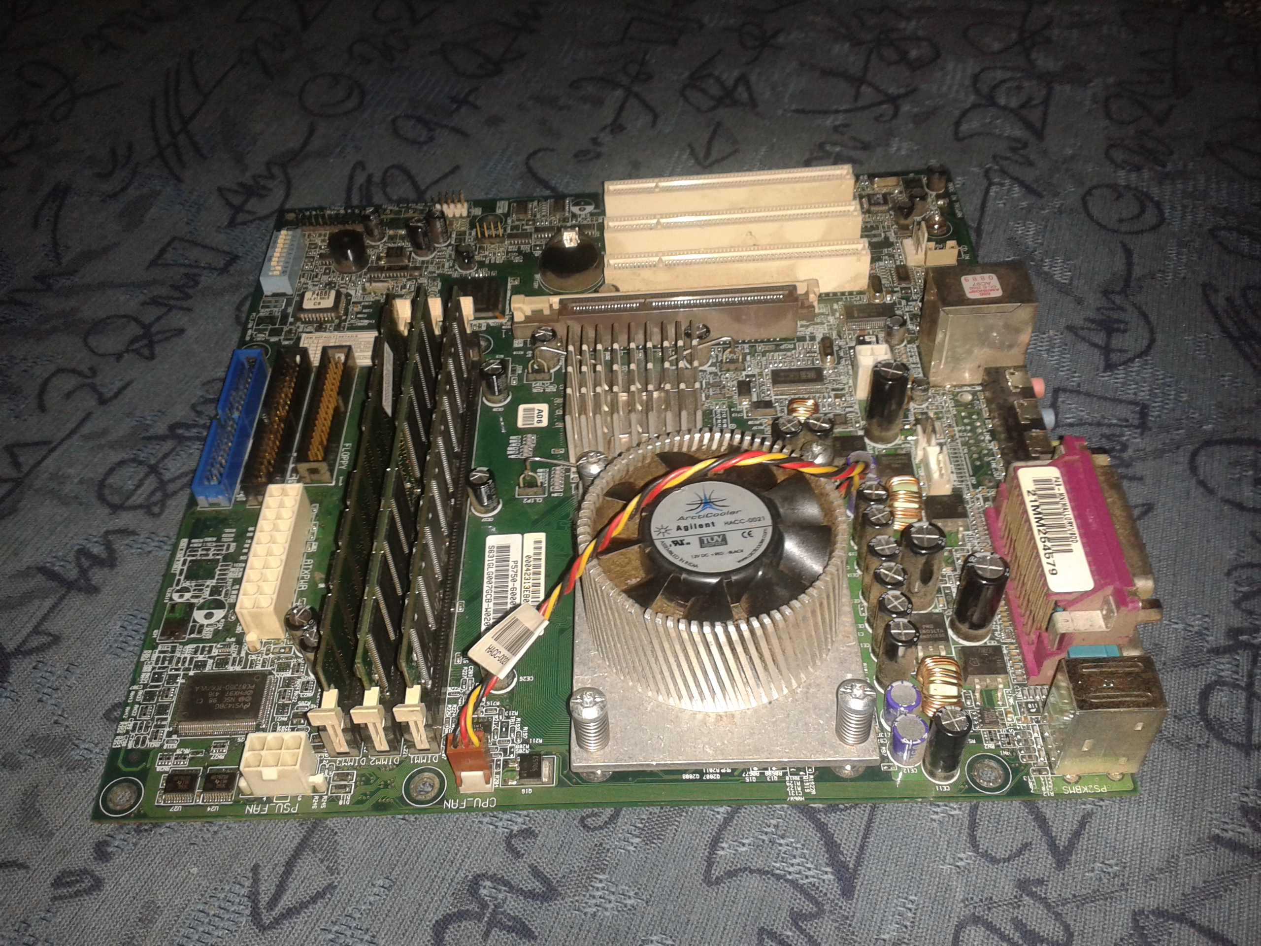 Asus P4B-MB / HP Vectra VL420 - Niestabilna płyta główna.