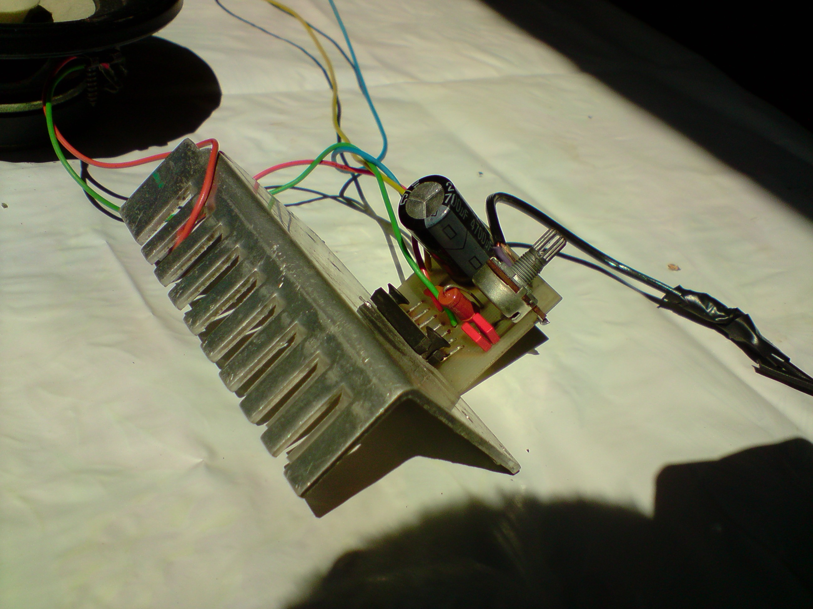 Mój pierwszy wzmacniacz na TDA1518BQ - elektroda.pl