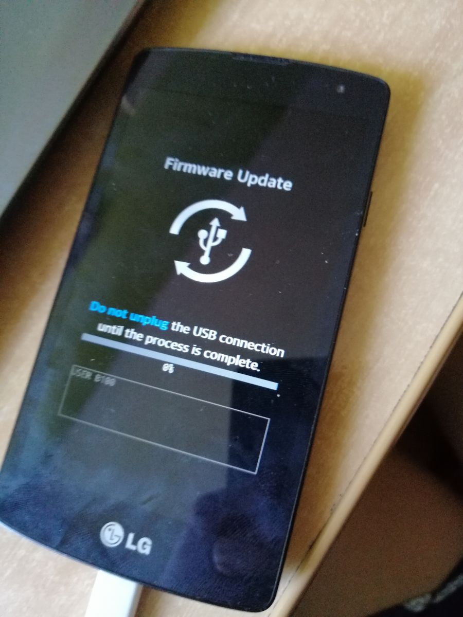 LG D390n - Telefon włącza się i wyłącza w nieskończoność, co robić? - 2
