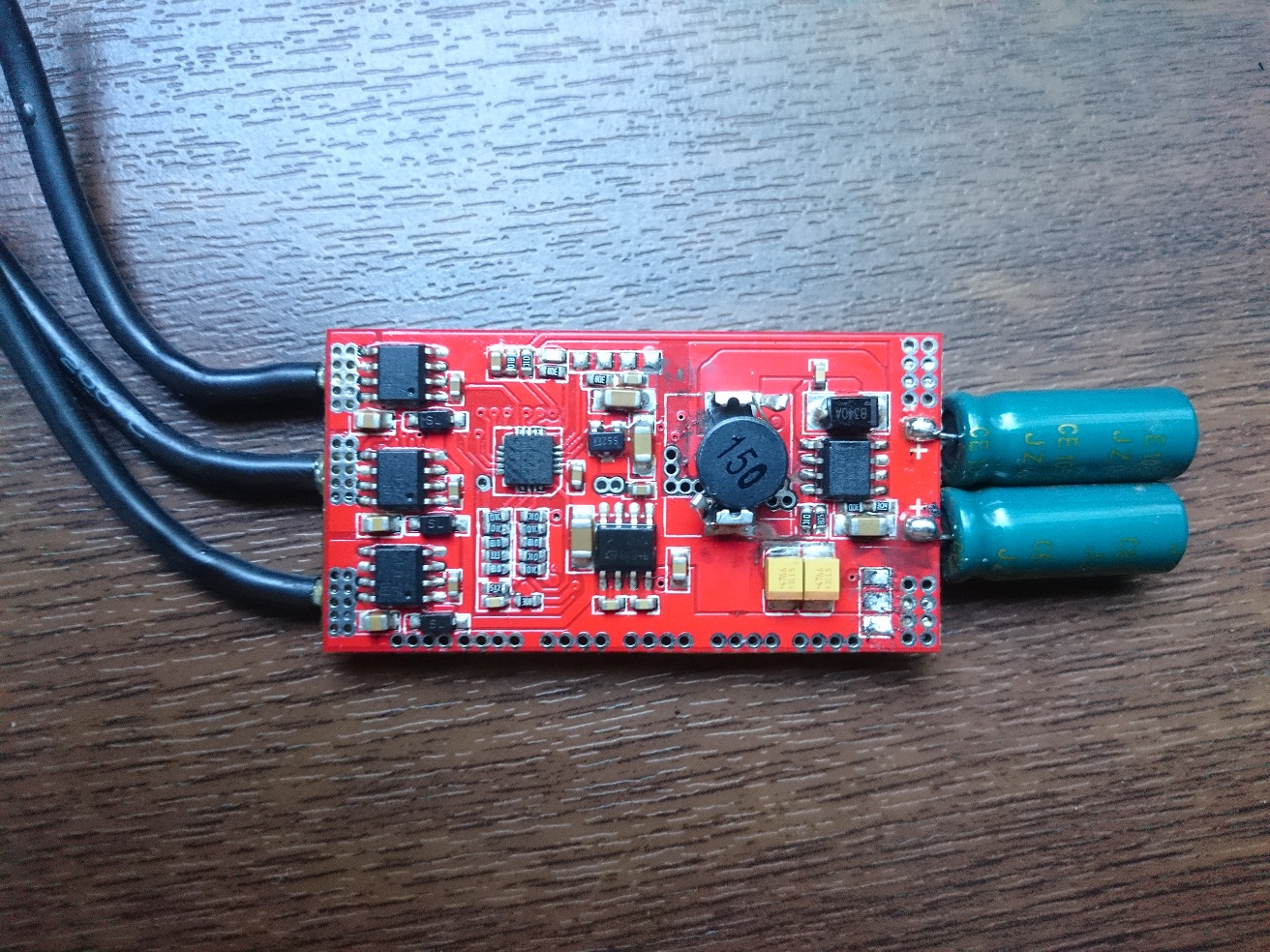 Jaki procesor ma regulator ESC EMAX 40A? Oznaczenie: SIL F330 B2260 1352