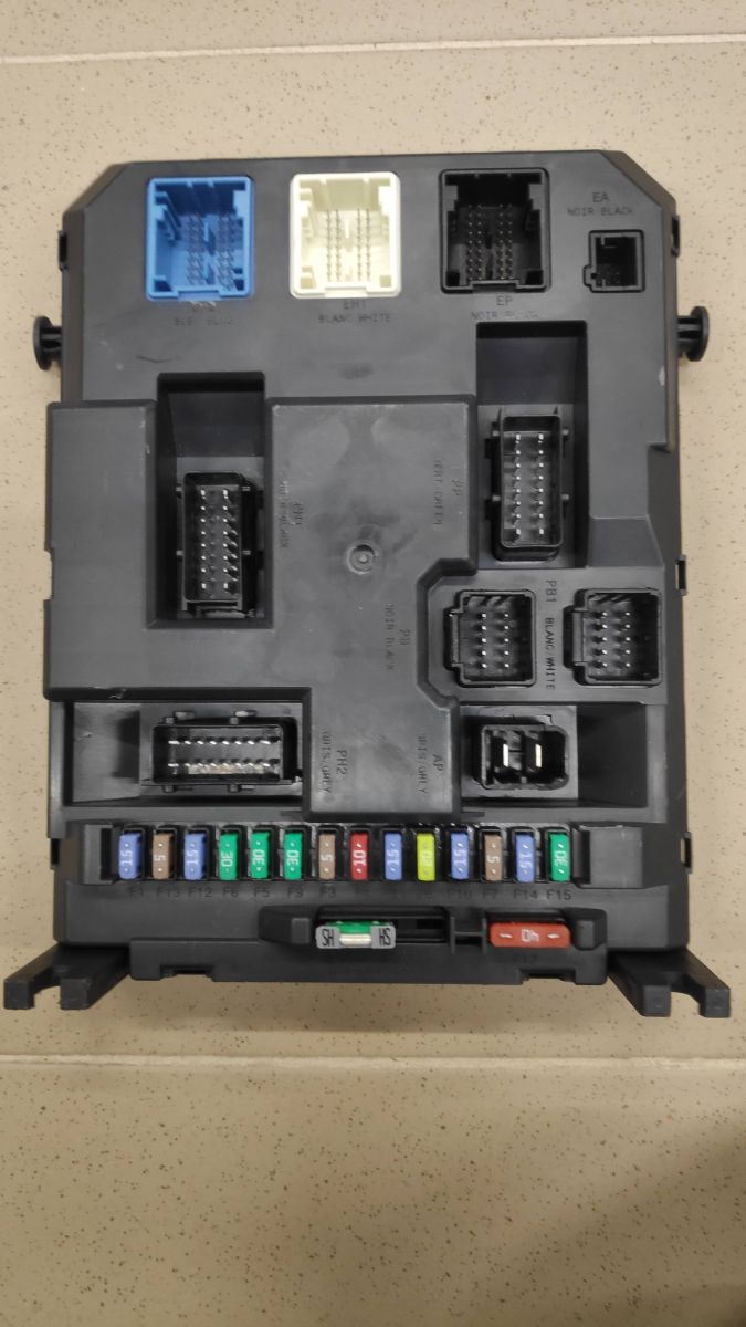 Szukam rozpiski pinów dla gniazd BSI w Citroen C3 DS3 2013-2016