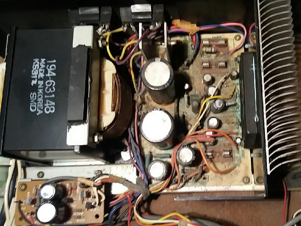 KORTING A300 - Sprawny głośnik prawy przód ale buczy,