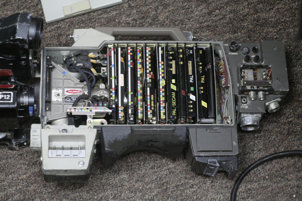 [Rozwiązano] Sony BVP-330 z 1981: Jak naprawić przetwornicę bez ...