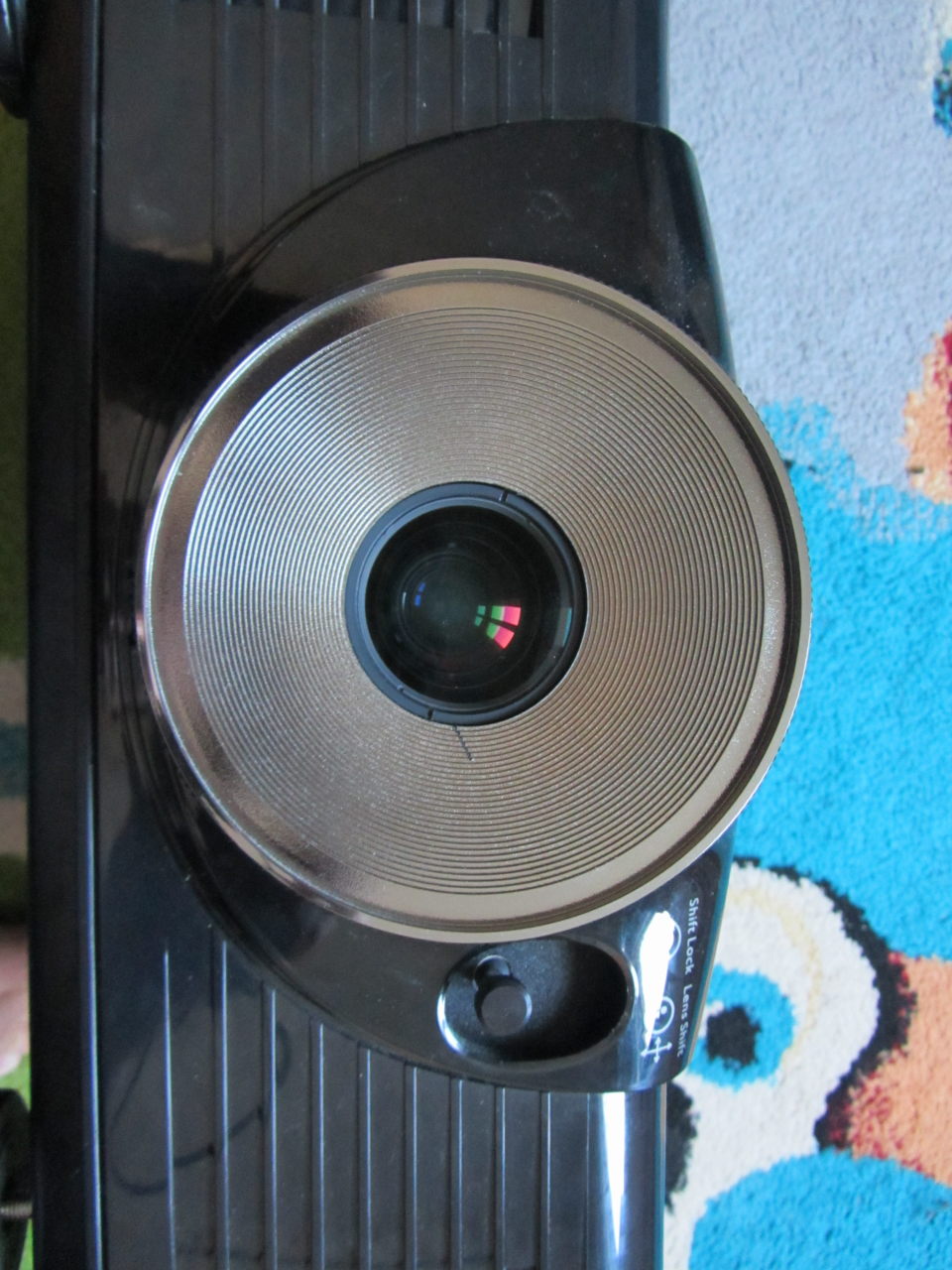 Jak zdjąć obudowę i pierścienie obiektywu w projektorze BenQ SH940/SP890?