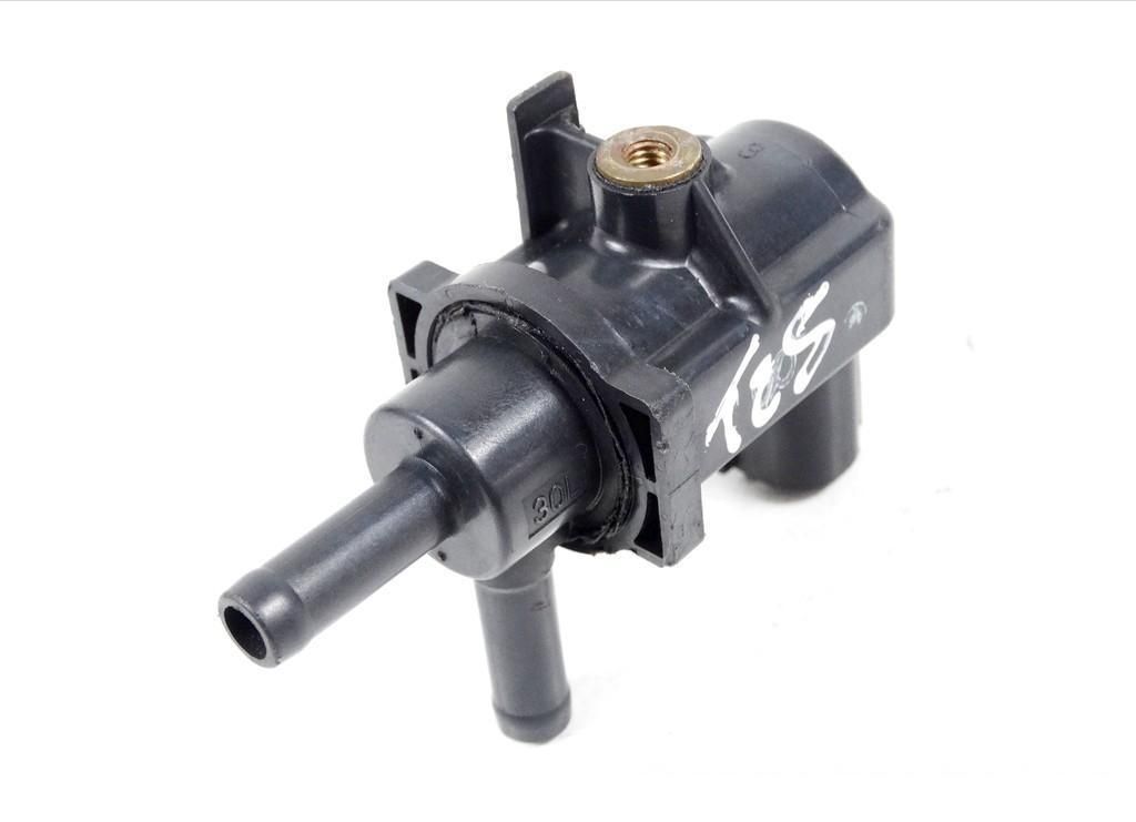 Brak napięcia na zaworze par paliwa toyota avensis t25 1.8