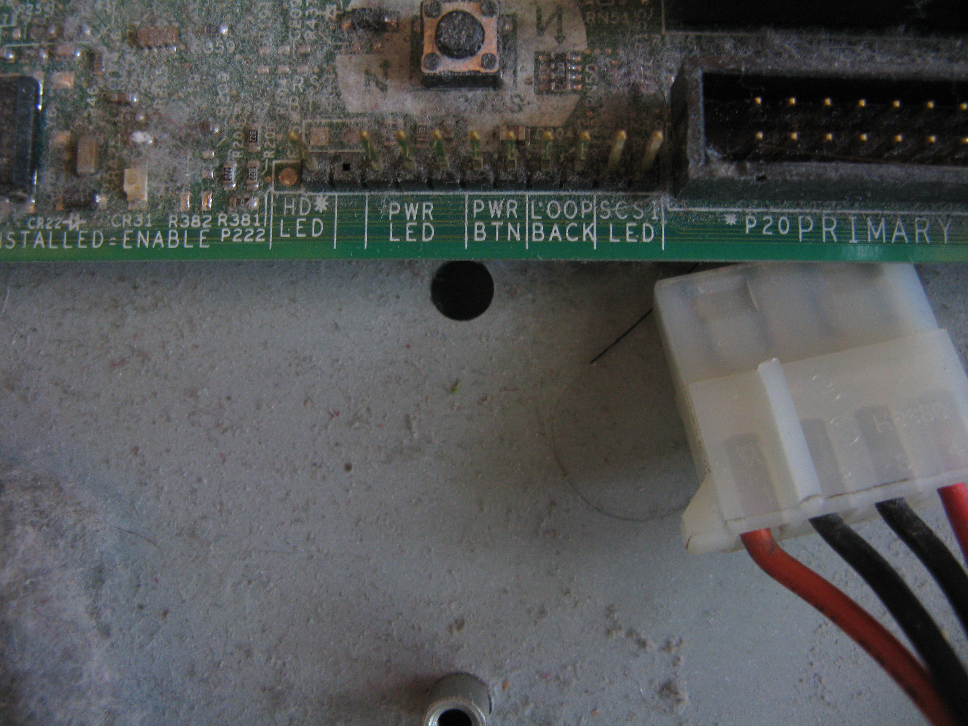 problem z podłączeniem panelu przedniego (power, hd led itd)