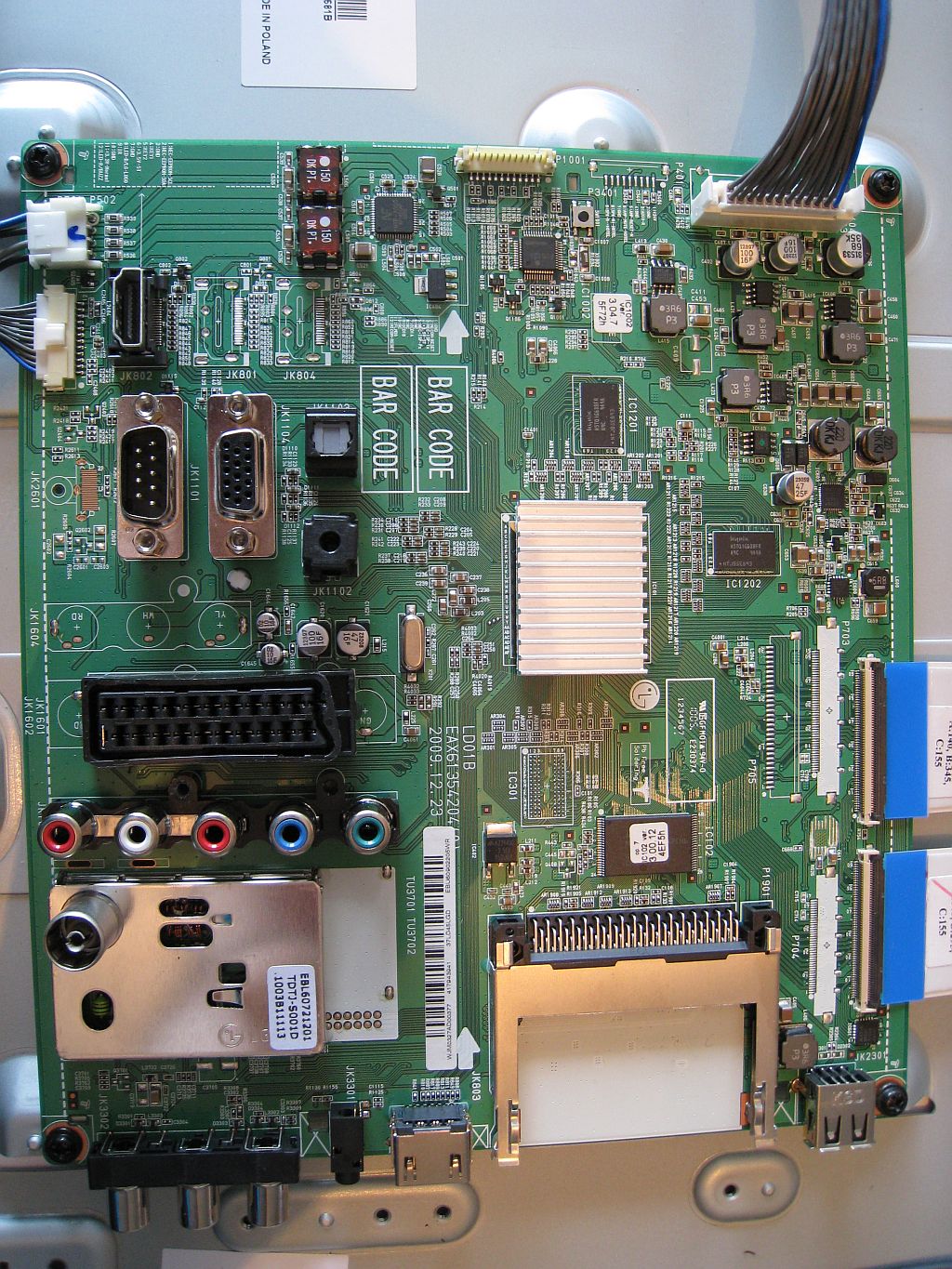 Jak włączyć menu serwisowe w LG 22LD350 do odtwarzania filmów przez USB?