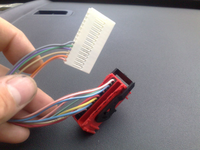 Jak podłączyć wyświetlacz AFFA2++ w Renault po wymianie z AFFA2+?