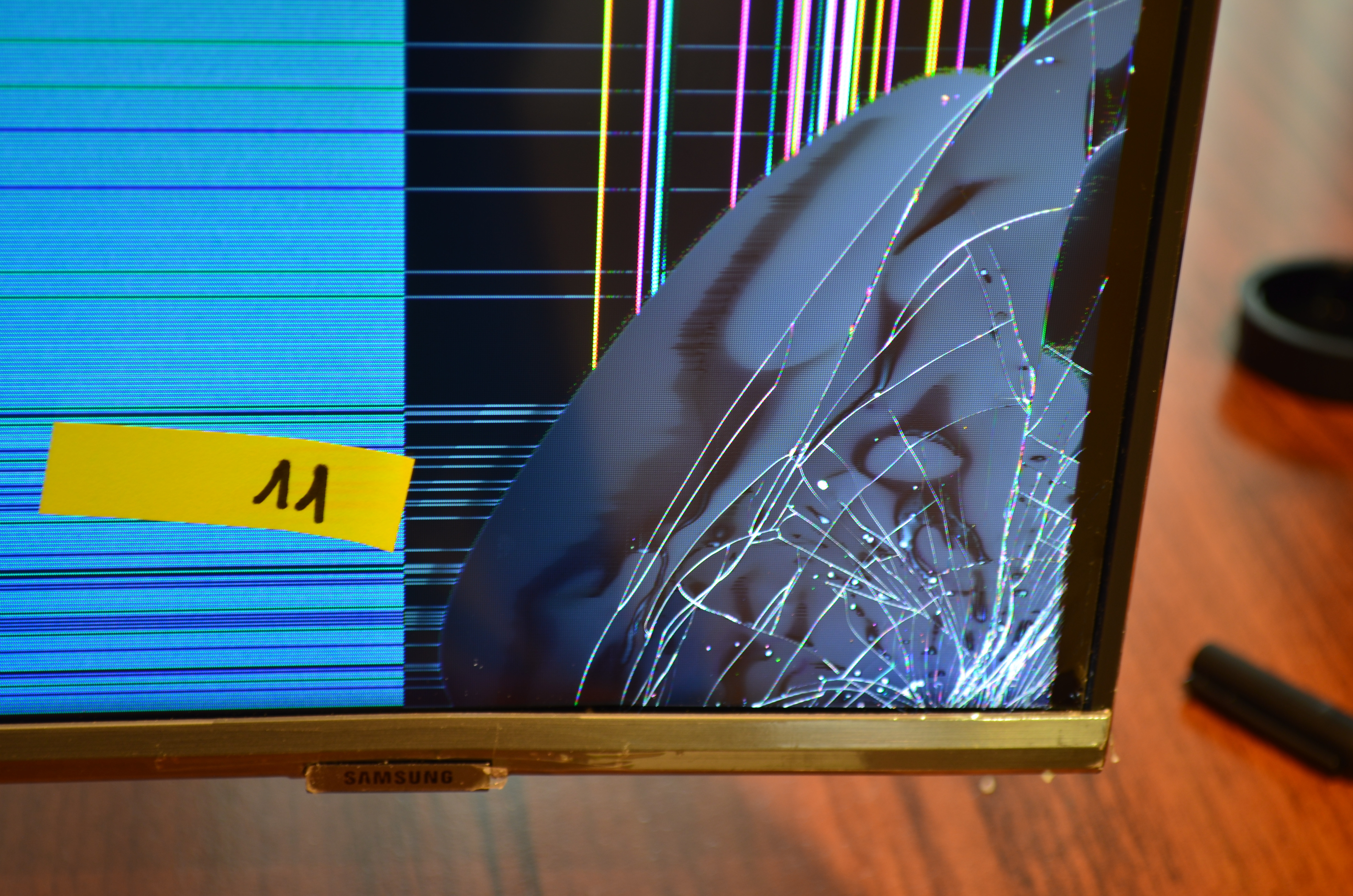 [Sprzedam] Samsung qe55q77b - uszkodzona obudowa i matryca, sprawna ...