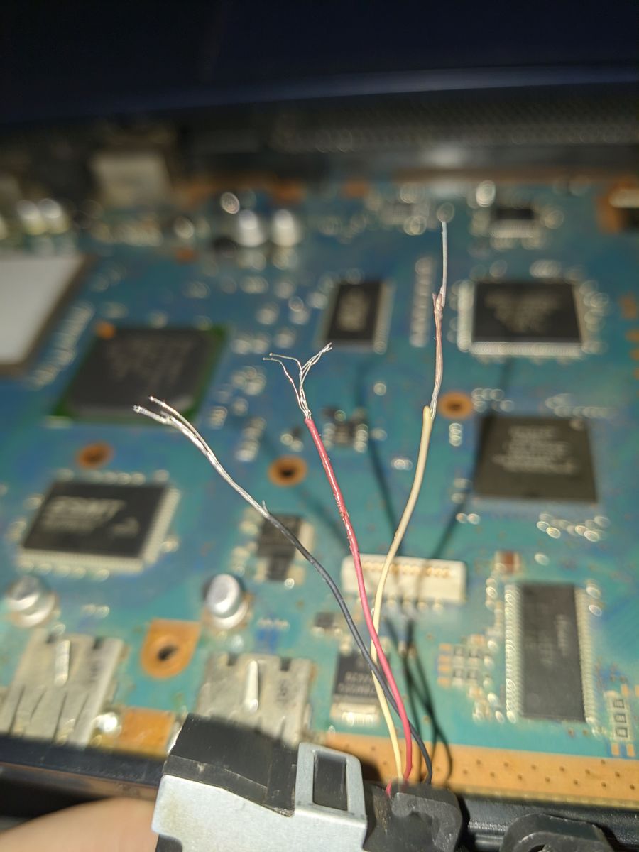 Wyrwane pady lutownicze, alternatywne podłączenie wentylatora - PS2 ...