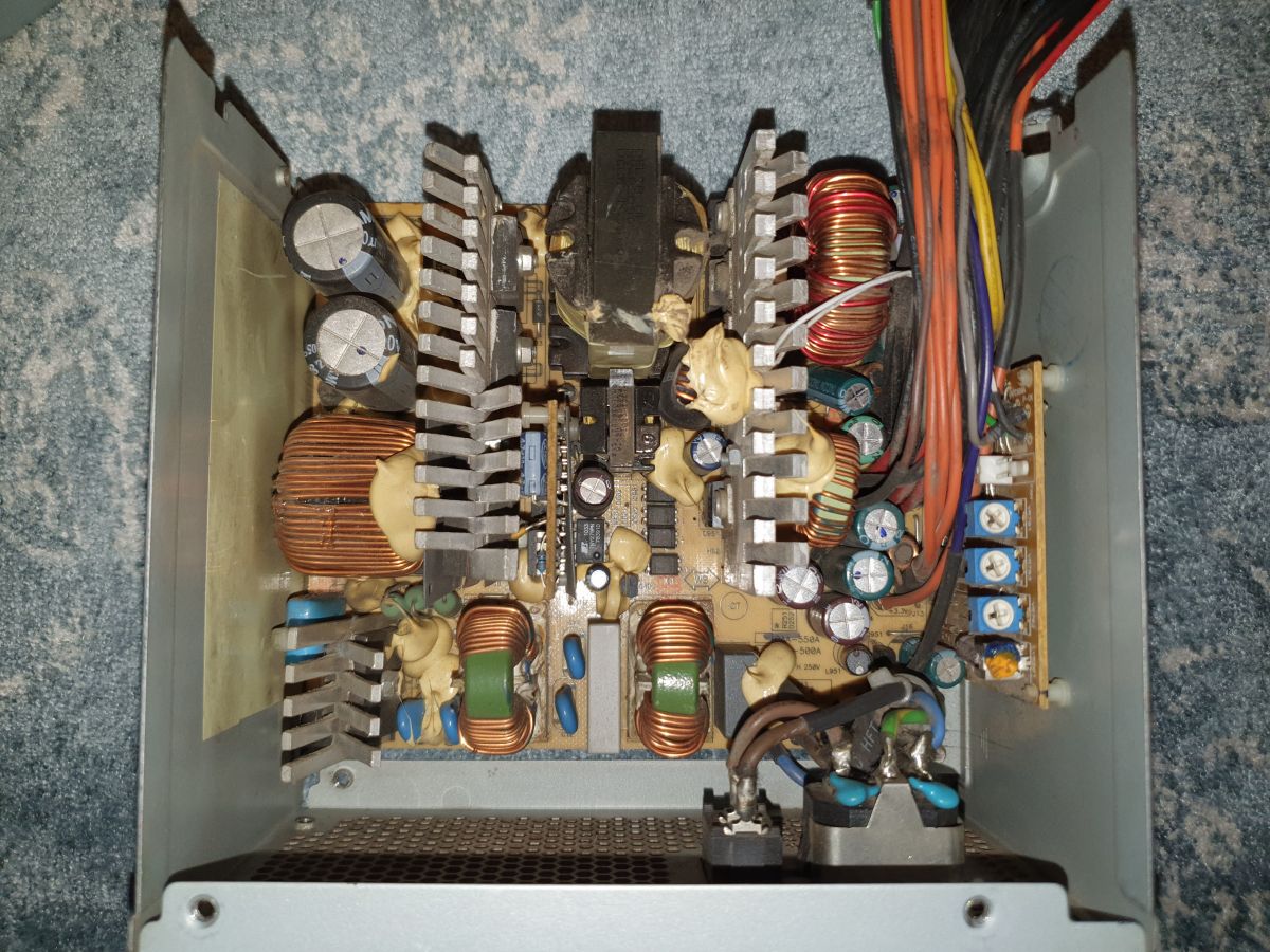 Zasilacz Chieftec GPS-550A - Wyłączanie się po paru minutach pracy