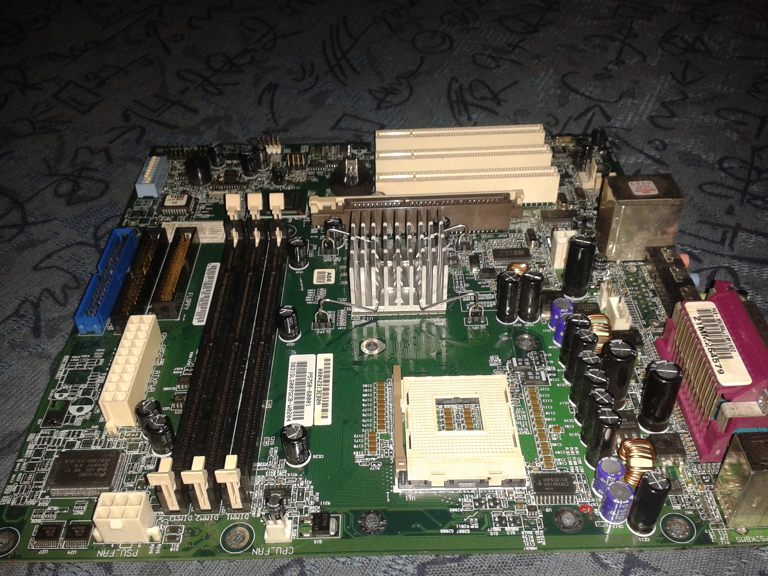 Asus P4B-MB / HP Vectra VL420 - Niestabilna płyta główna.