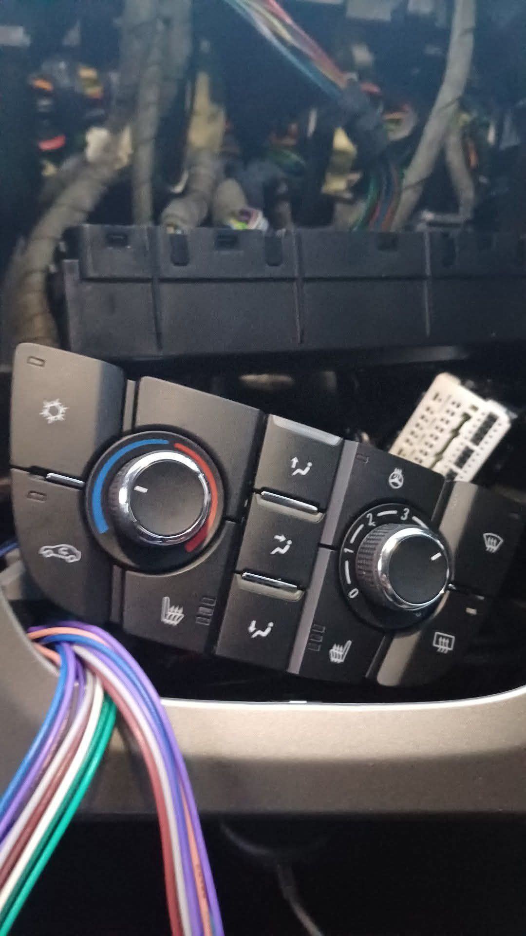 Opel Astra J 1.4T – panel klimatyzacji nie działa, błąd U1510-00 LIN1 ...