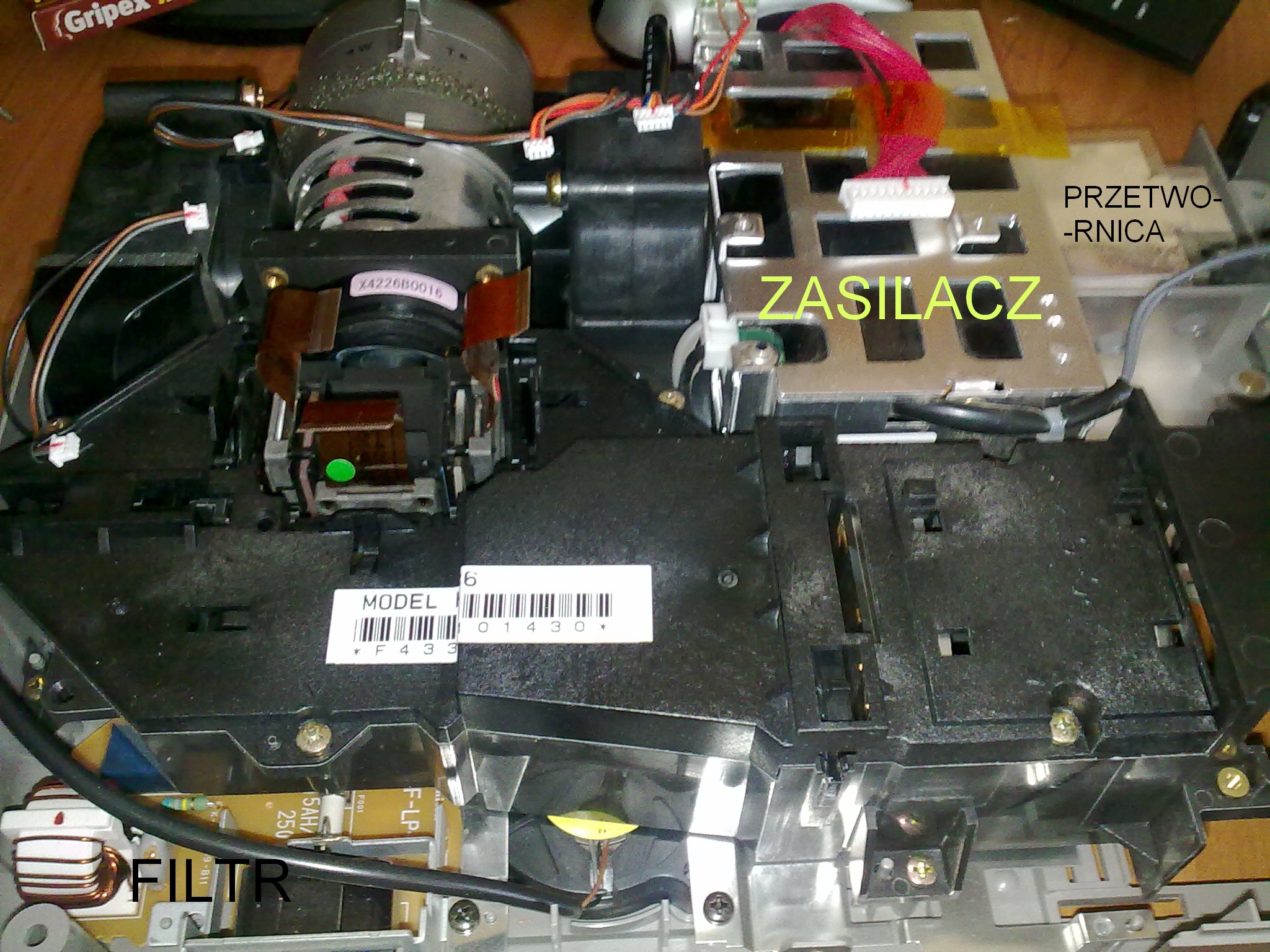 Jak uruchomić projektor Infocus LP340 bez lampy i zasilacza? - 46