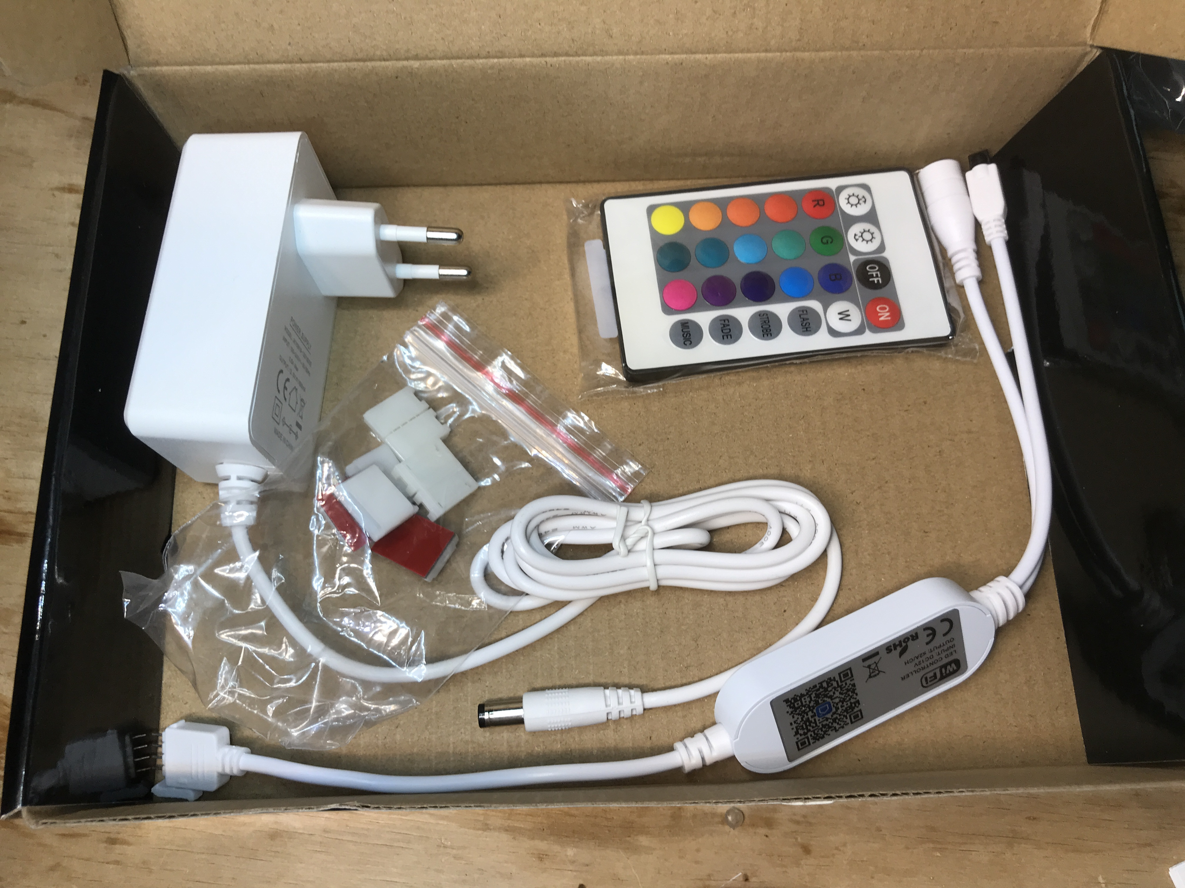 [W302] Set with RGB LED strip, WiFi controller, remote control and ...