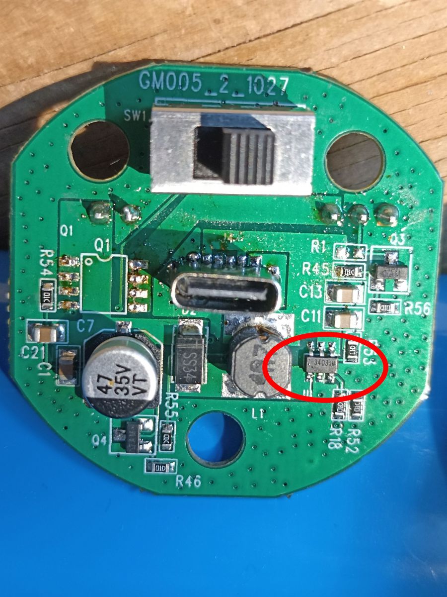 Zidentyfikowanie układu Q1 i funkcji w płytce ładowania pistoletu do ...