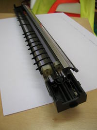 Konica 7020 błąd J-28-3, zacięcie papieru na bębnie, wymiana drucików