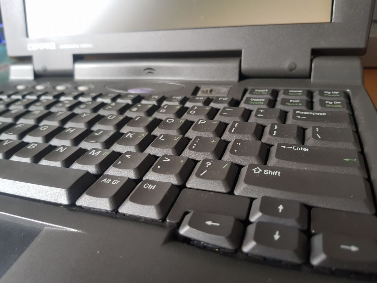 [Sprzedam] Zabytkowy Laptop Compaq Armada 1500c za 150 zł