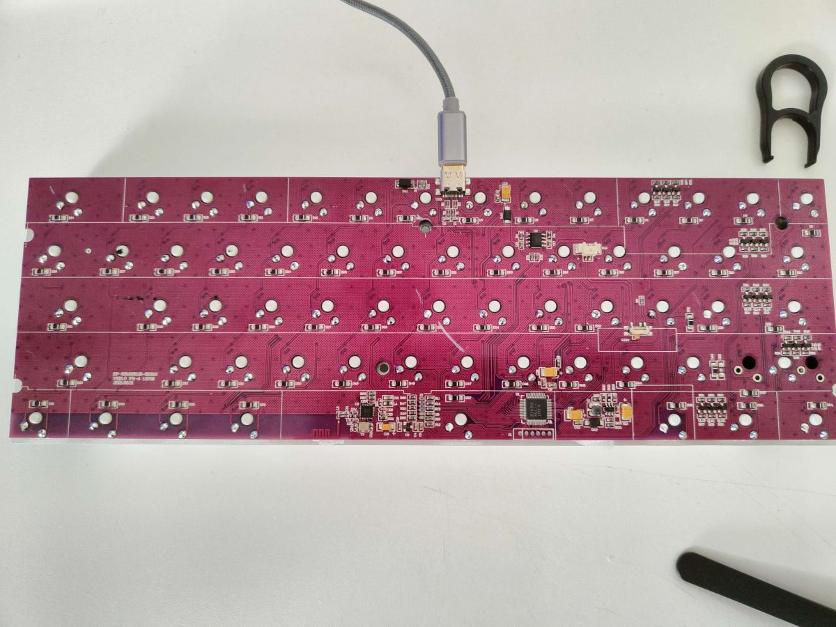 Czas uśpienia podświetlenia klawiatury Motospeed CK62 - jak utrzymać ...